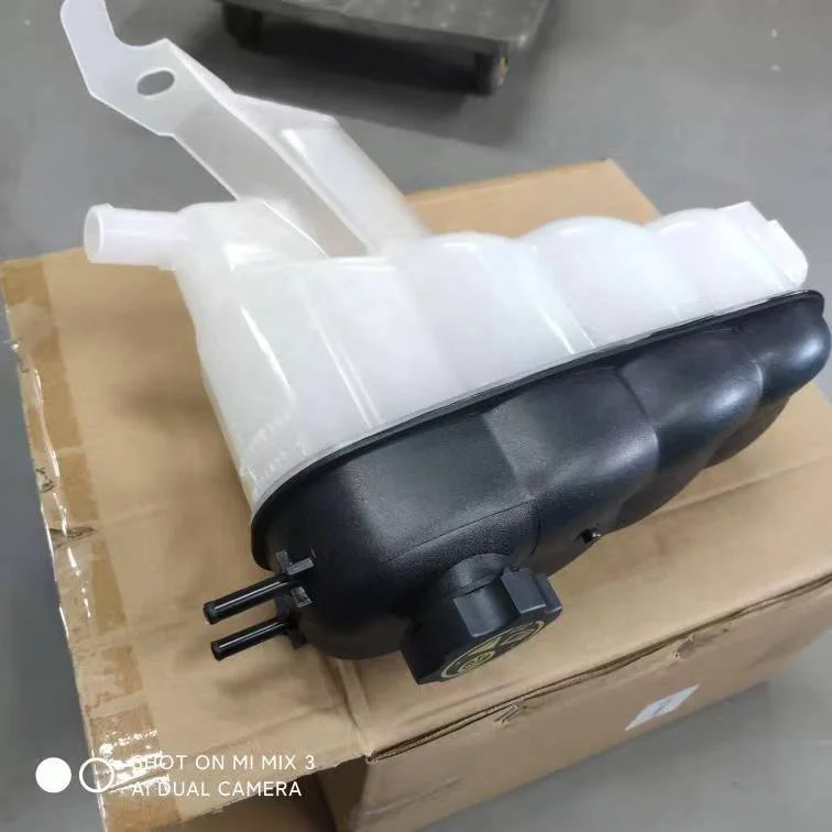 Auto Parts Coolant Reservoir Water Tank 84368363 for GM Chevrolet ...