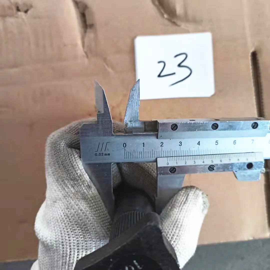 HOWO 371 Wheel Stud AZ9112340123 Rear Wheel Bolt - Durable & Reliable