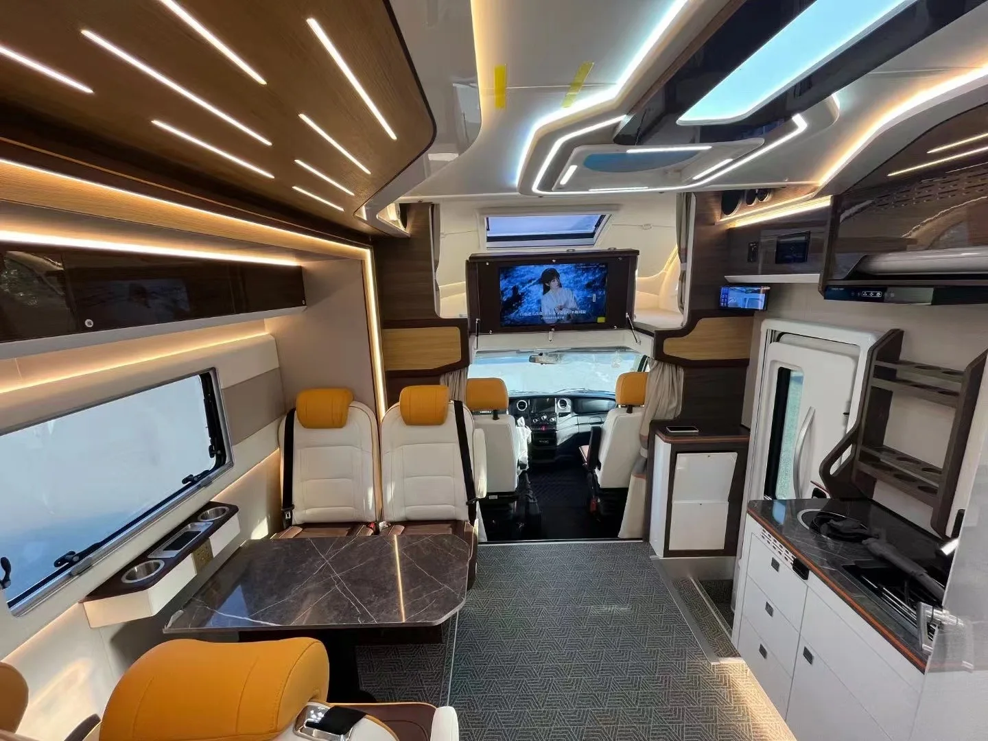 6.5 Ton Double Expandable Motorhome Truck - IVECO Euro 3