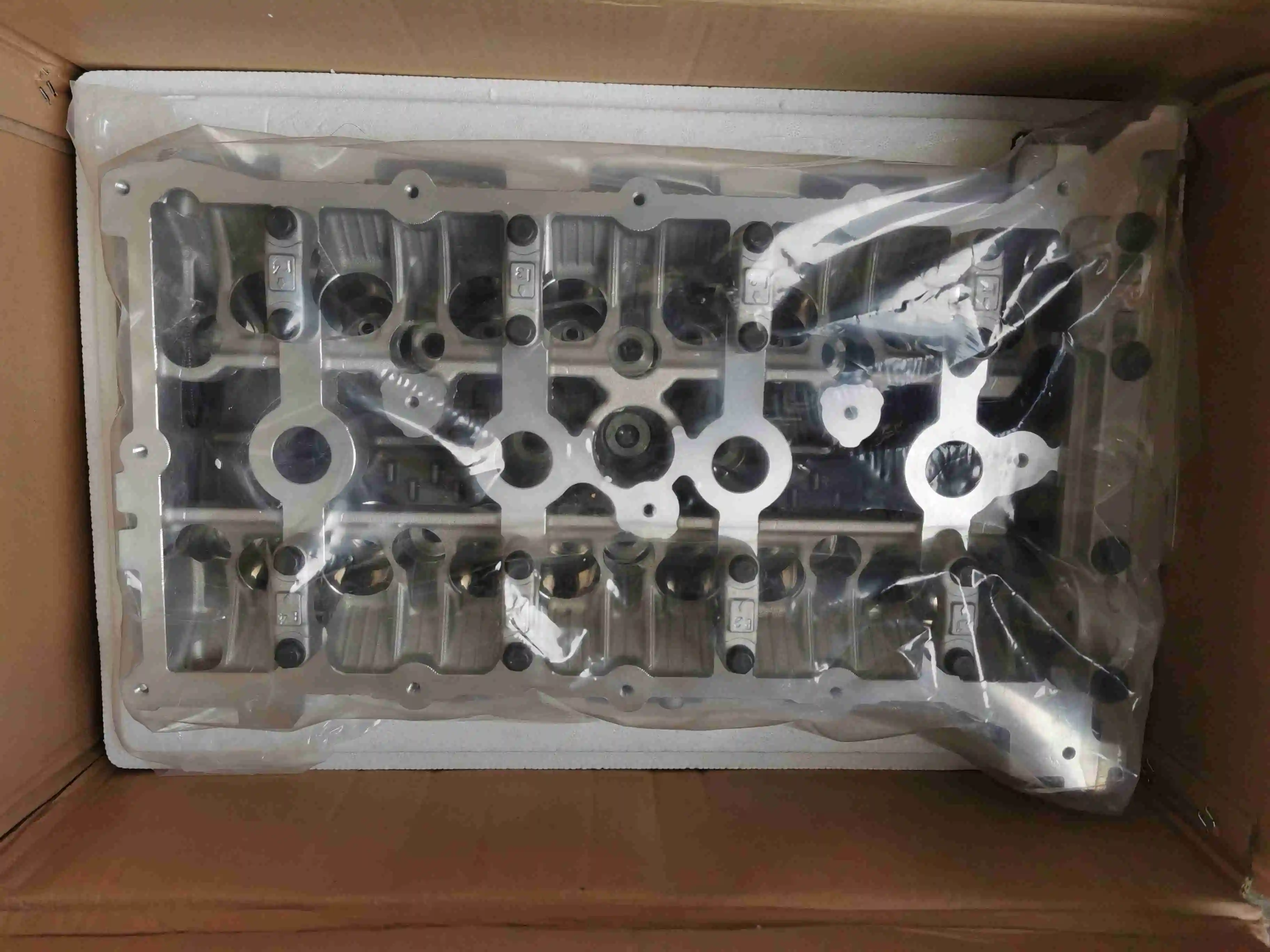 โรงงานโดยตรง F16d3 A16dms สมบูรณ์ฝาสูบ96446922 96378691 96814882 ...