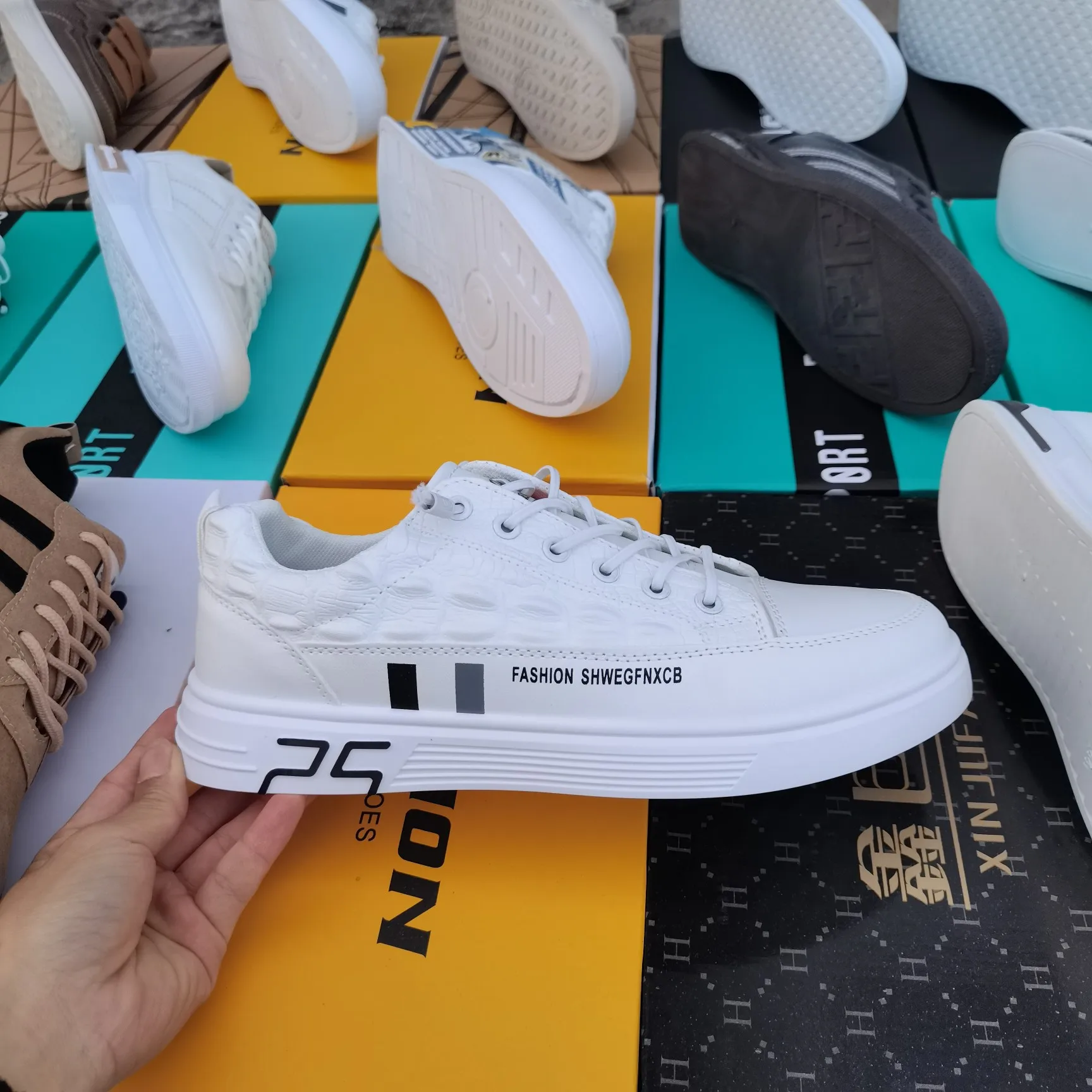 M2207 Men Sneakers Branded Second Hand Shoes Stock White Sport Shoes ...