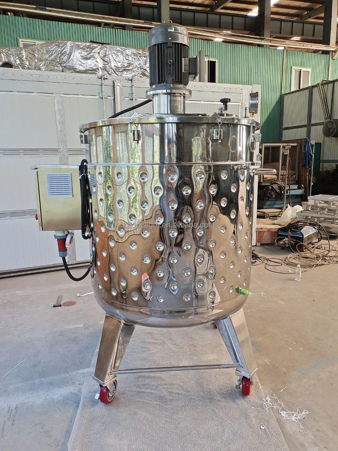 2000L Tanks Quenching Oil Mixing Tank with Agitator Stainless Steel