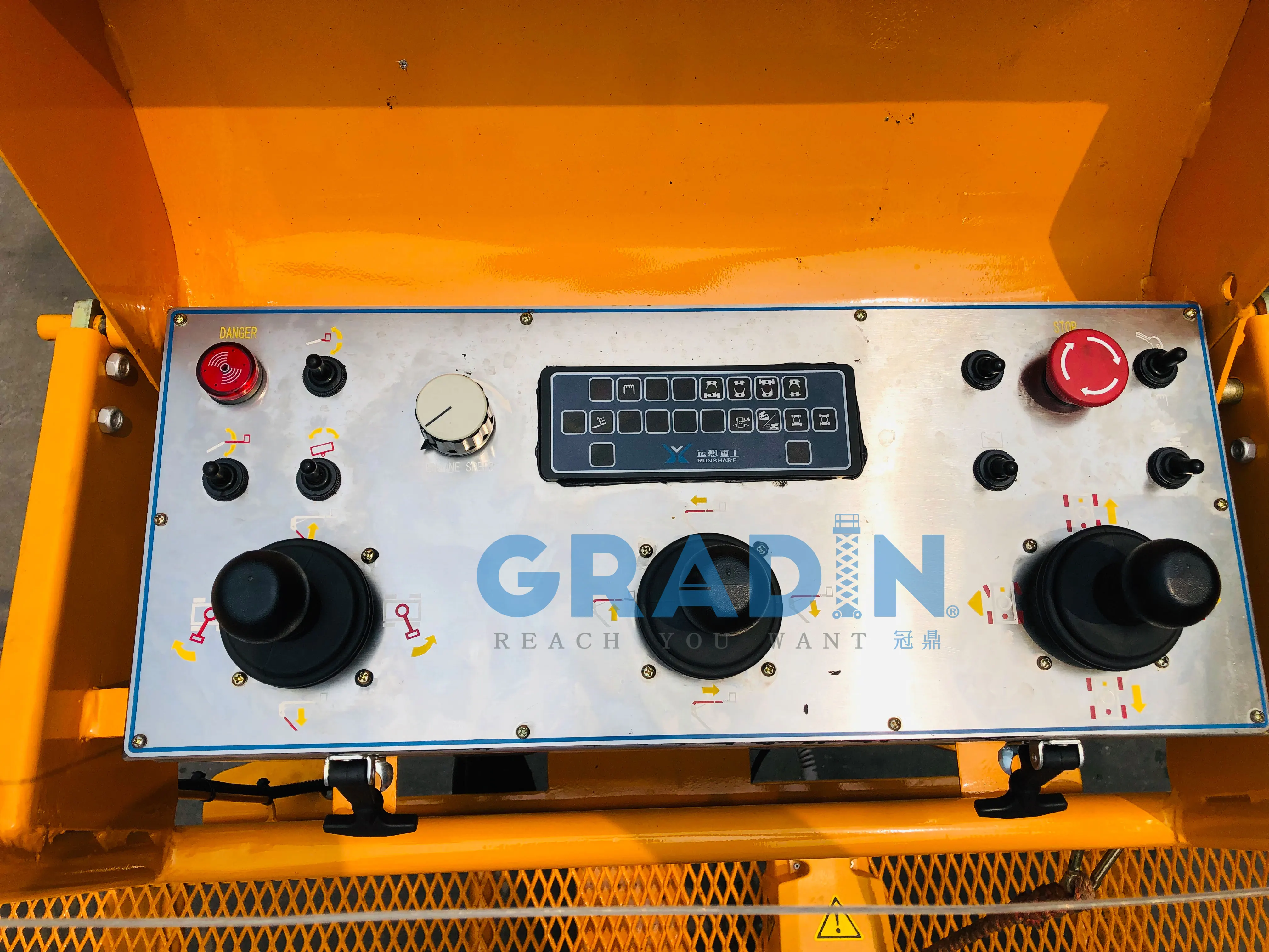 26m Meter Articulated Boom Lift Self-propelled Articulating Boom Lift ...