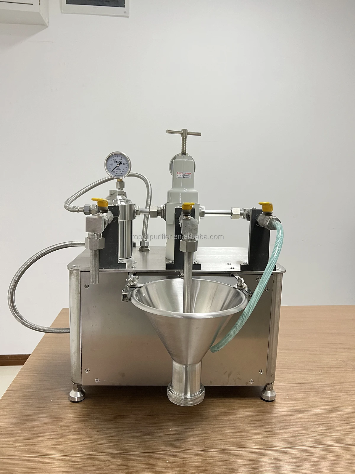 ASTM D1514 - Measure Carbon Black Sieve Residue with CRT-60