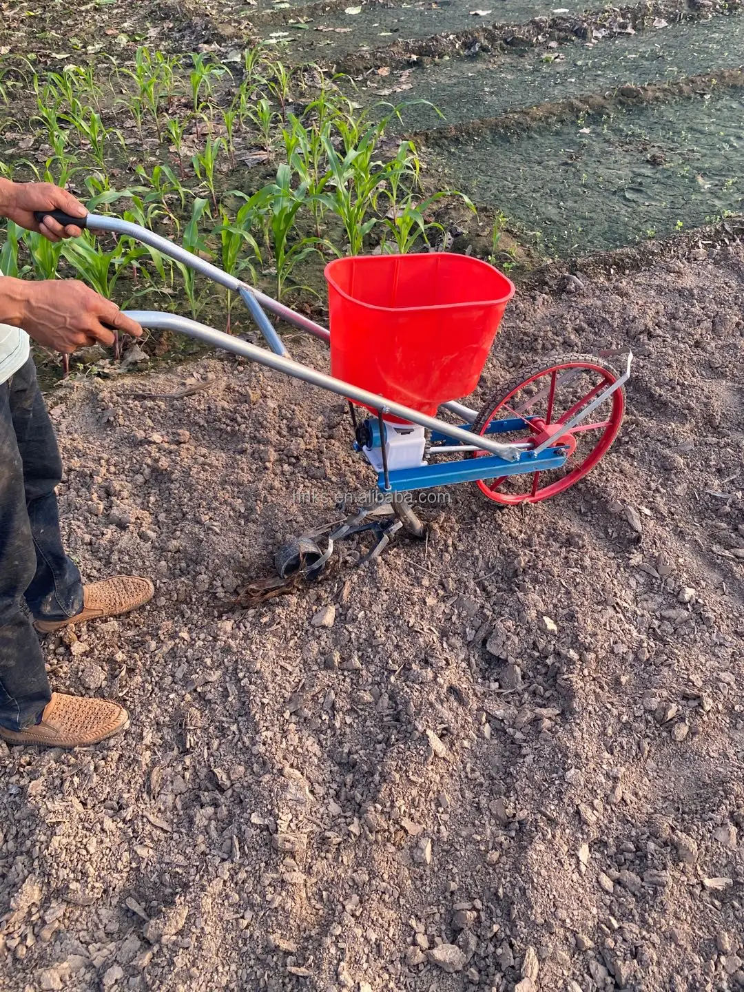 Manual Corn Planter - Efficient and Low Noise Seedling