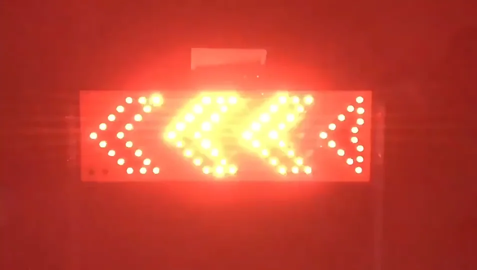 Road Safety Solar Traffic Flashing Arrow Guide Sign Board Led Flashing ...