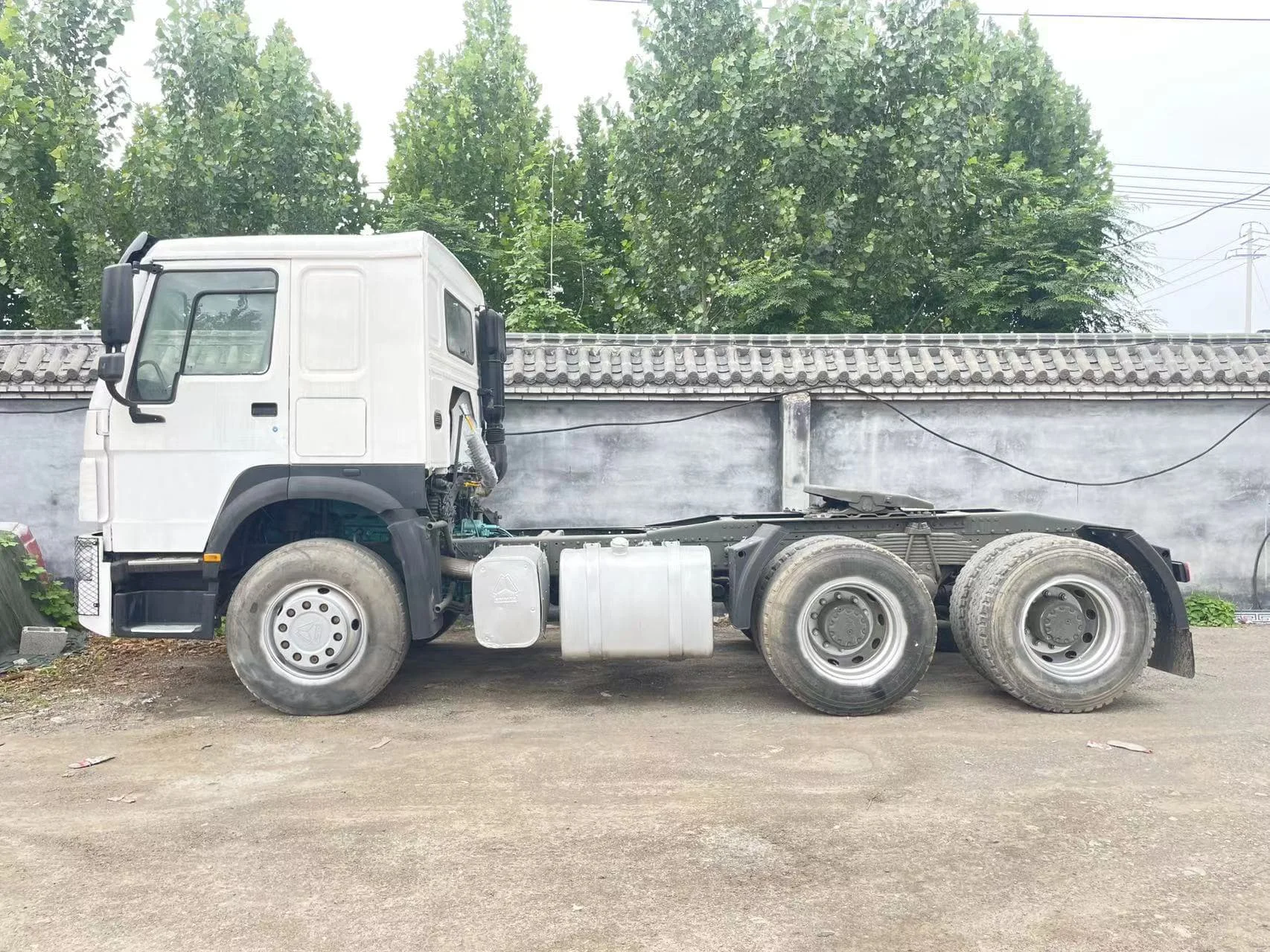 Howo Second Hand Rhd 6x4 Used Diesel Engine Tractor With Low Price For ...