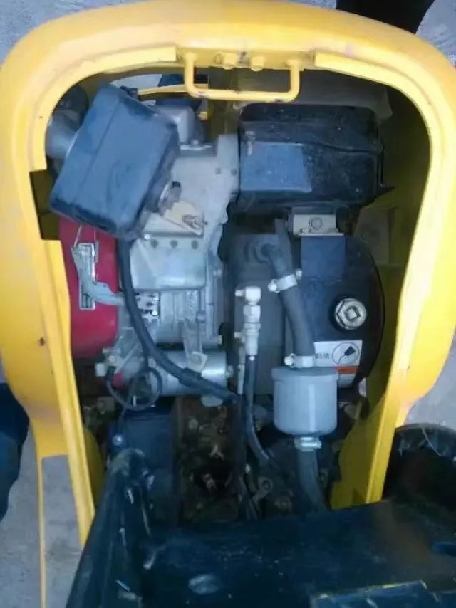 Komatsu Pc01 Small Digger Komatsu Pc01 1 Ton Used Mini Excavator Used ...