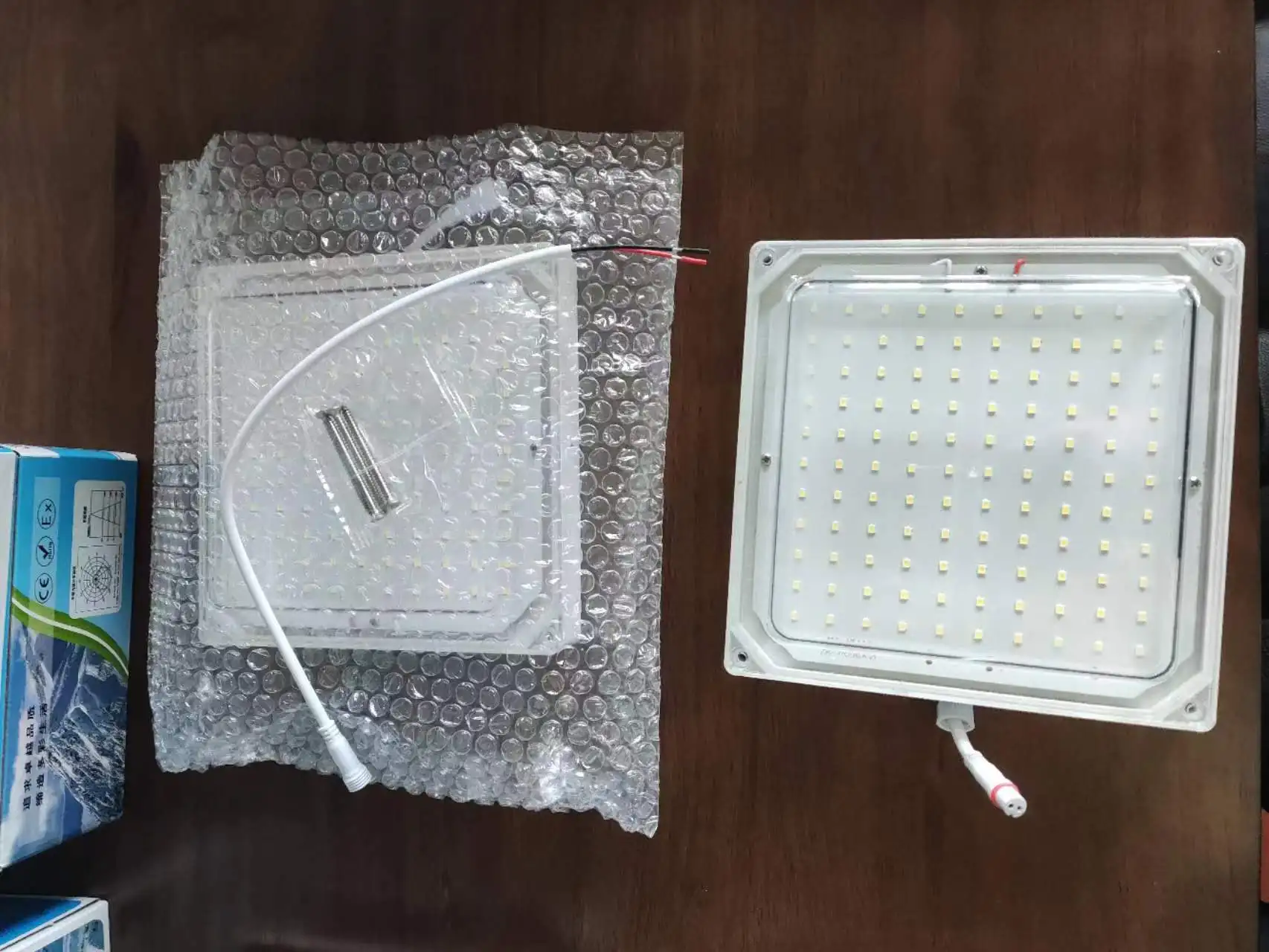 36W Square Cold Storage Balance Window - LED & Pressure Control