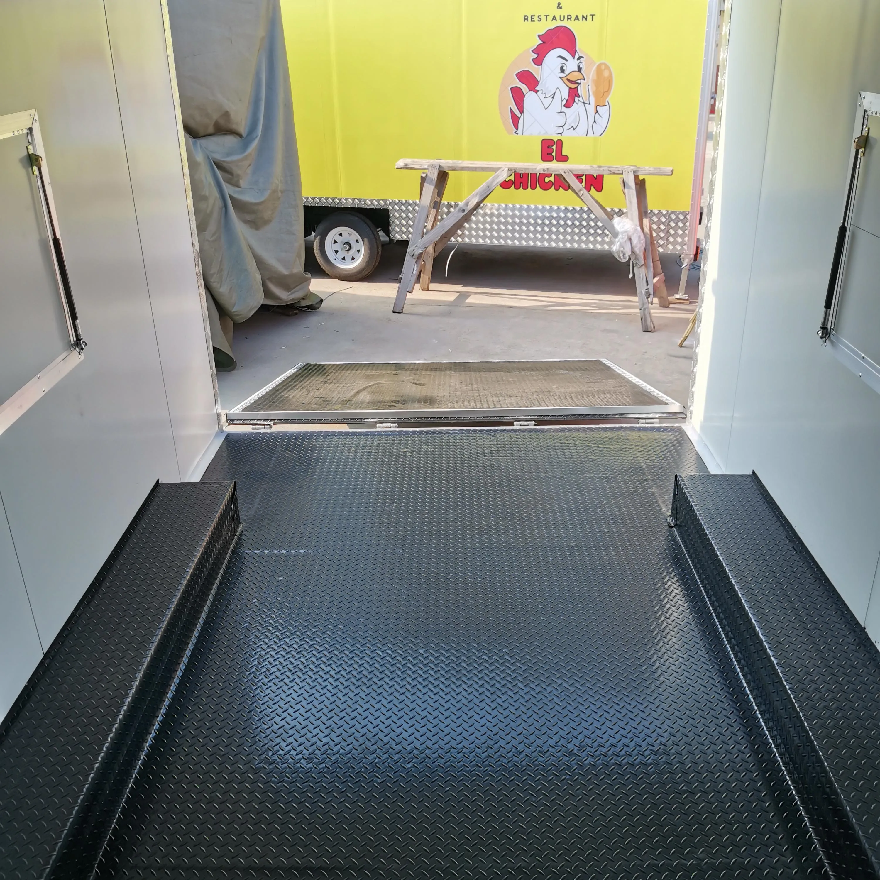 Enclosed Cargo Trailer with Rear Ramp Door - HAIXI-002