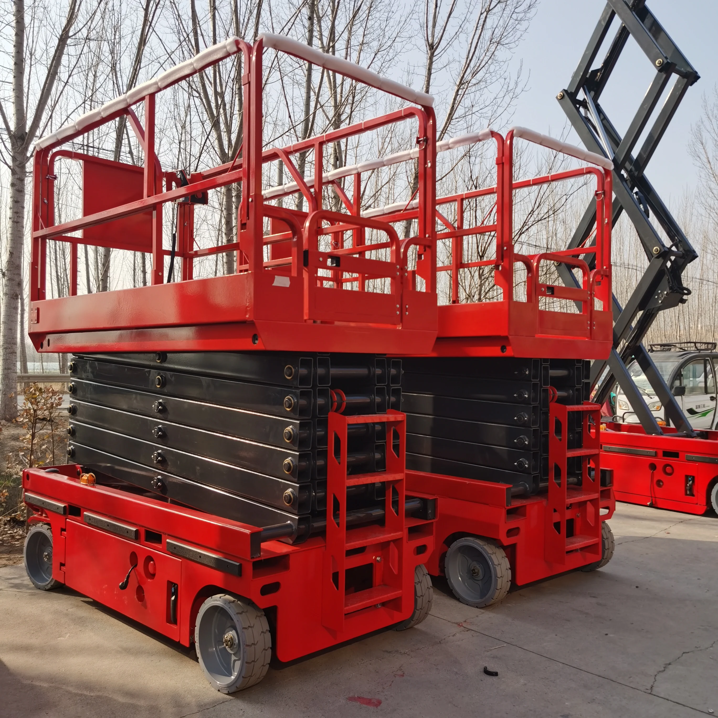 10 M Hydraulic Scissor Lift - Versatile Aerial Platform
