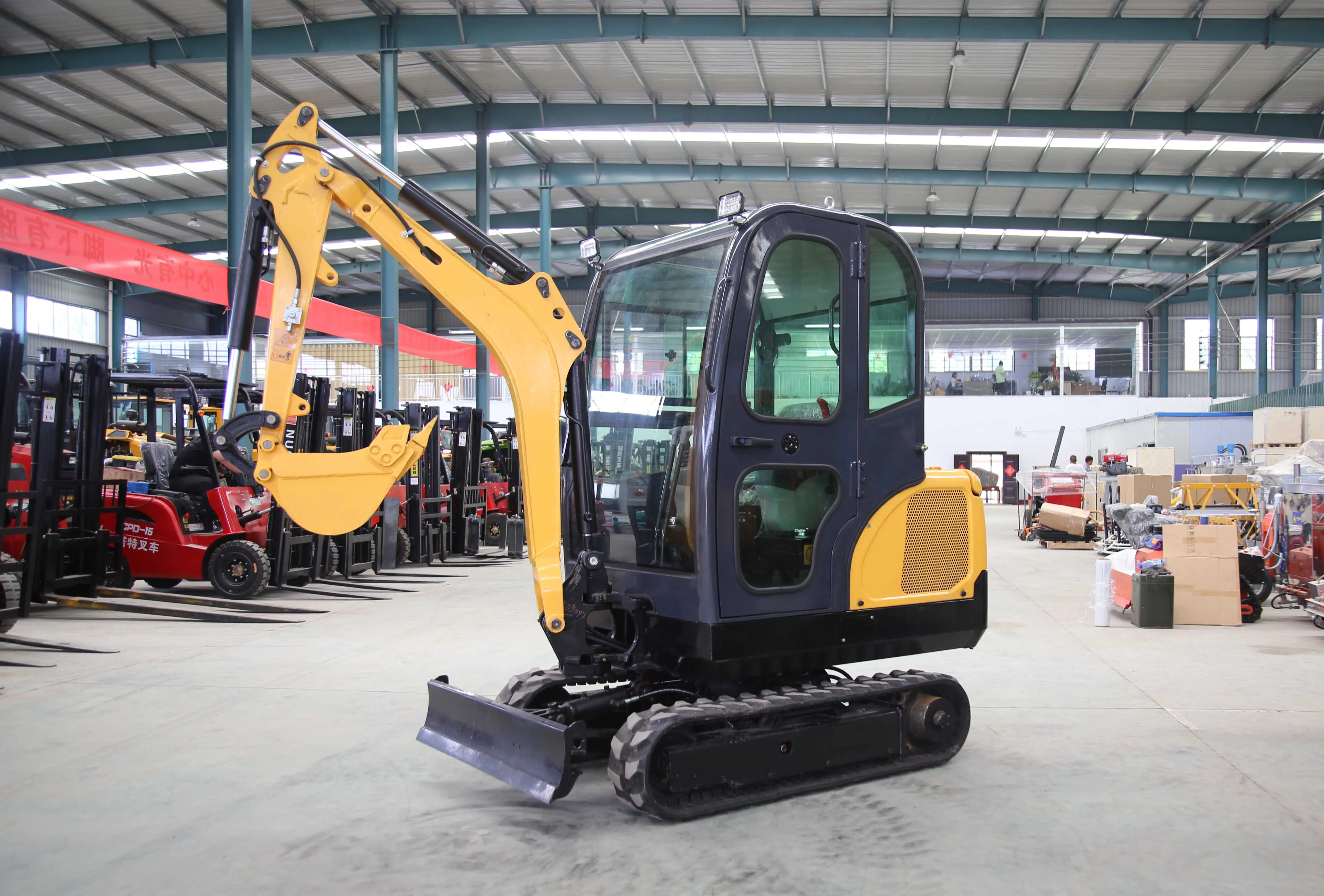 New 2.0 Ton Operating Weight Mini Digger Excav Mini Crawler Excavator ...