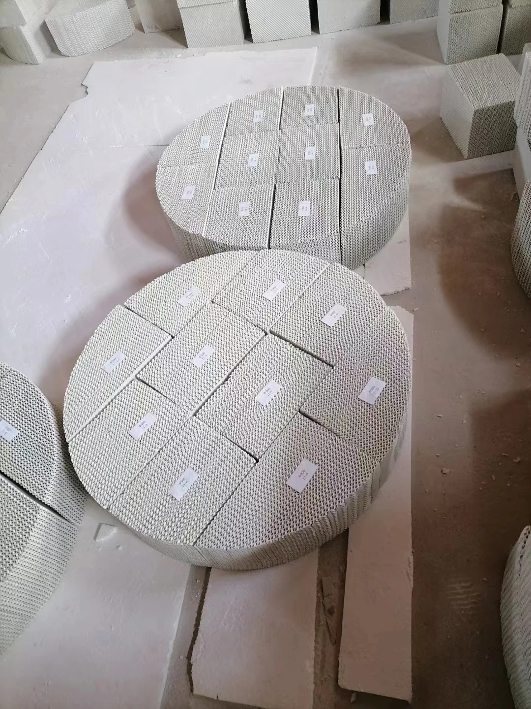 250y-700y Ceramic Corrugated Structured Packing For Scrubber / Rectifying Tower Distillation ...