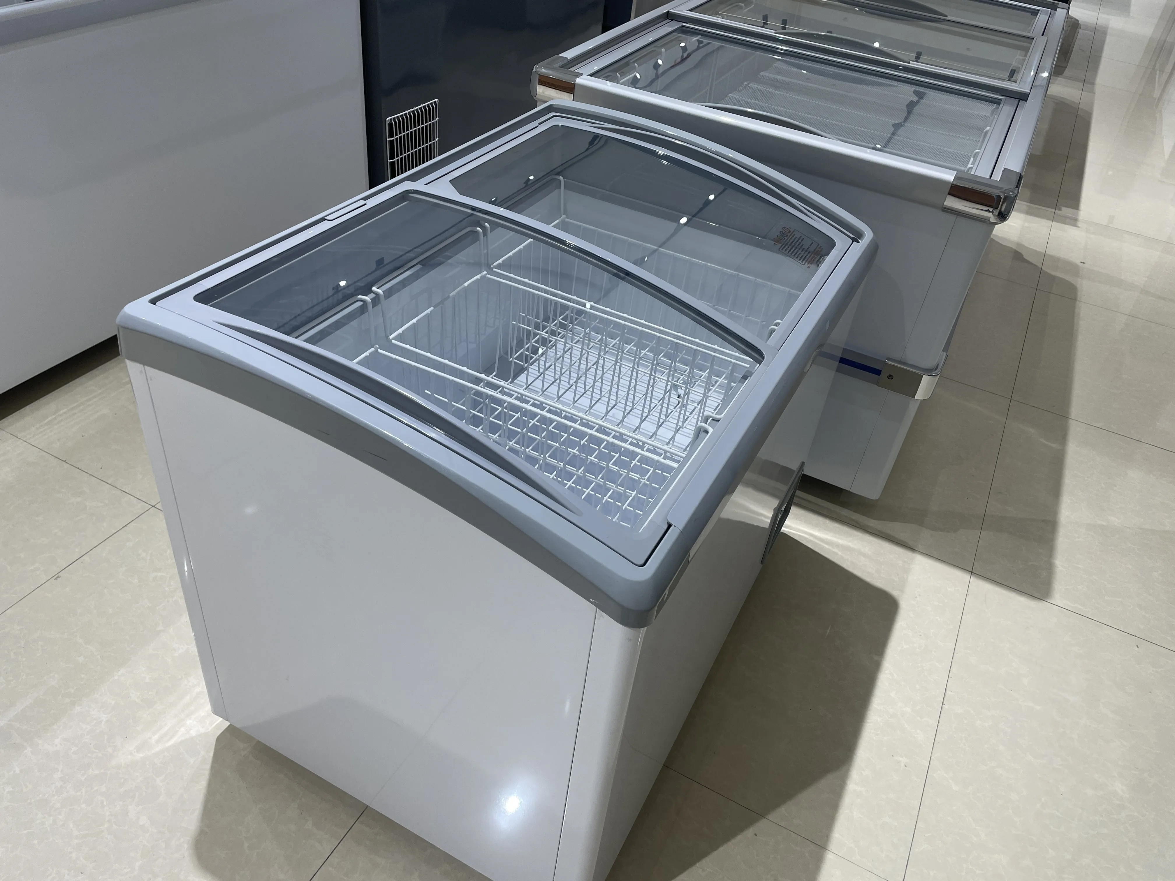 Curved Glass Door Ice Cream Freezer Sliding Door Chest Ice Cream ...