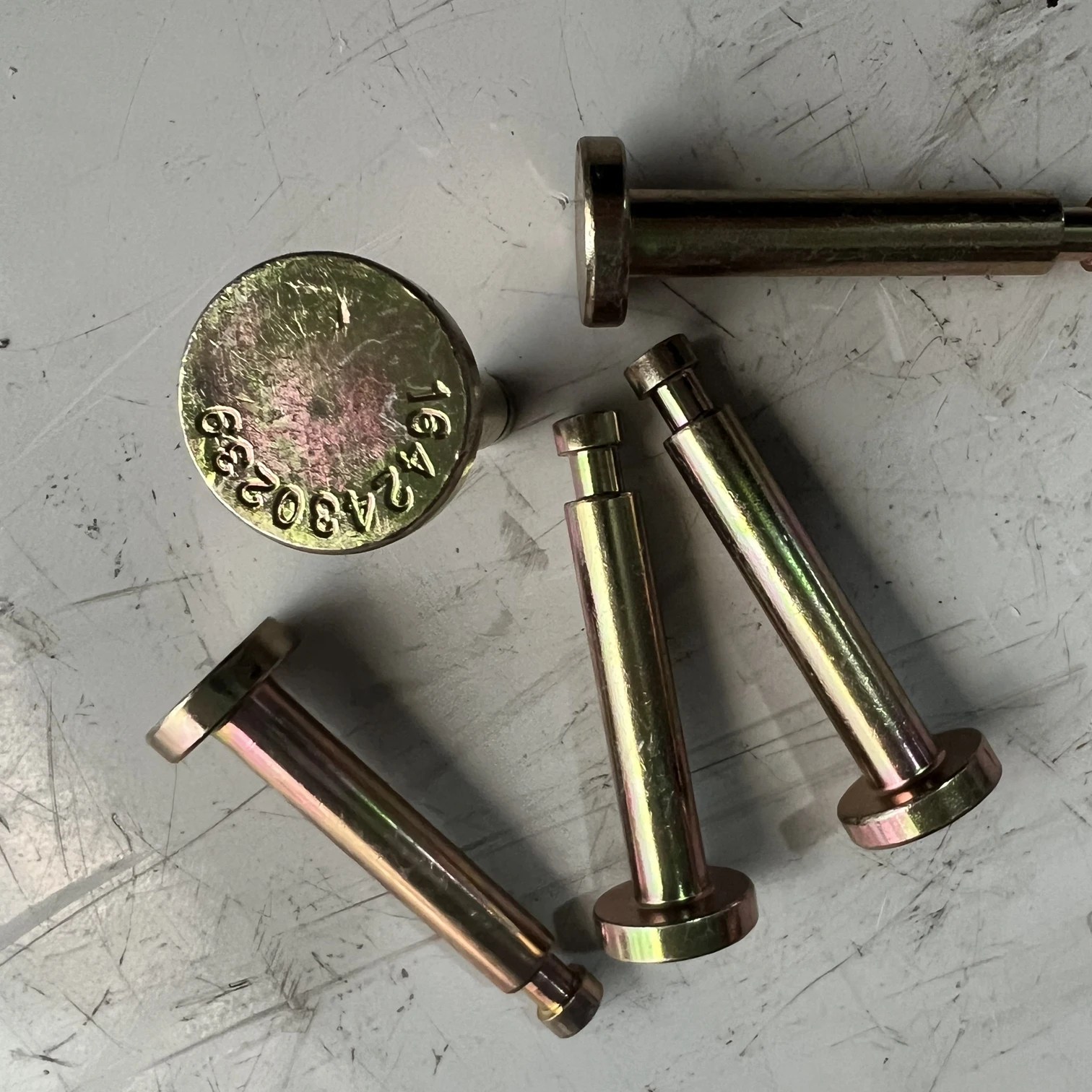 Sinotruk Howo Original Front Suspension Shock Absorber Pin Shaft ...