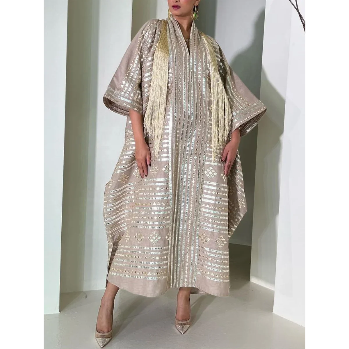 Custom OEM Middle east Arab Kuwait Golden Print Tassel Design V Neck ...