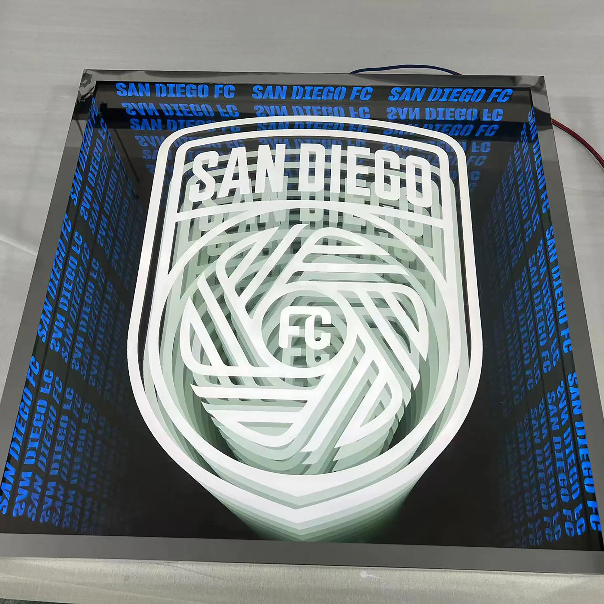 Modern Design Wall Decoration 3d Mirror Magic Tunnel Bathroom Led ...