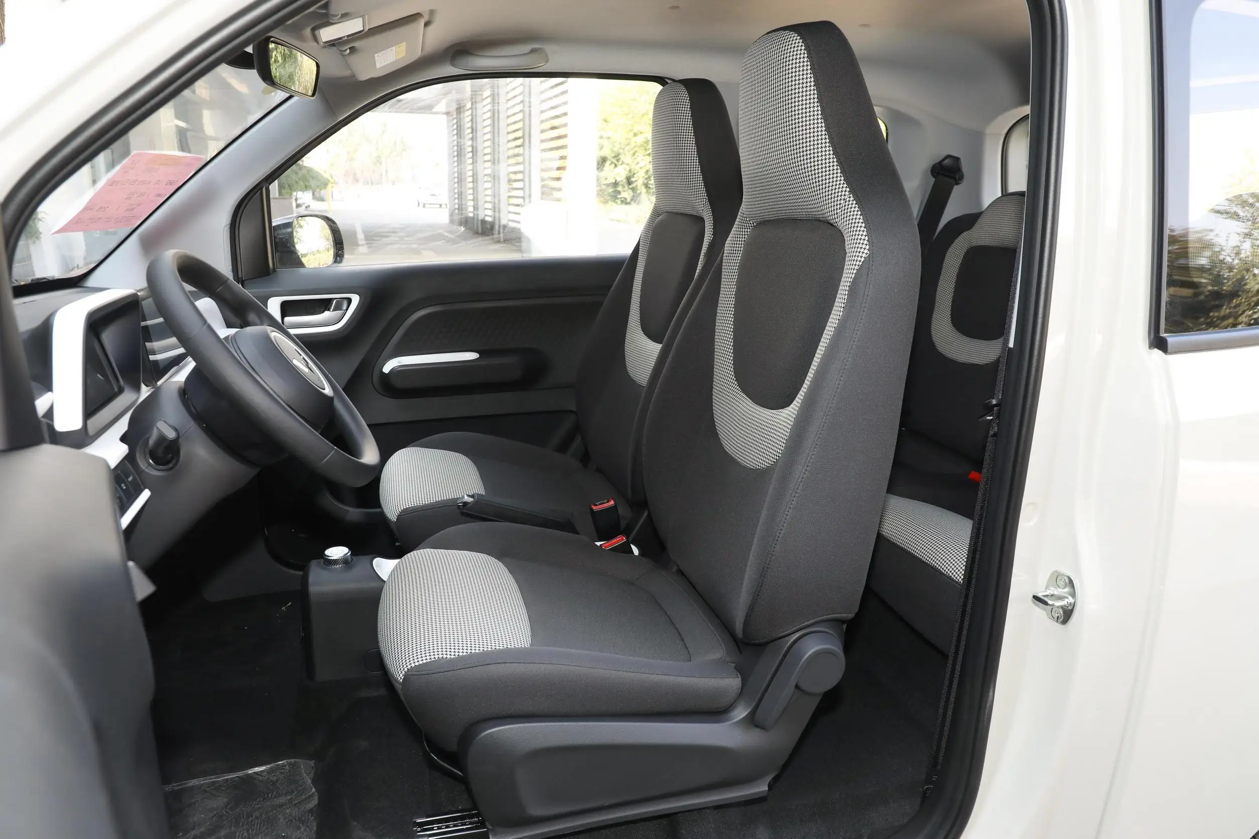 2022 2023 2024 Sgmw 120km Ternary Lithium Battery New Energy Vehicle Hot Sale Chinese Mini Ev ...