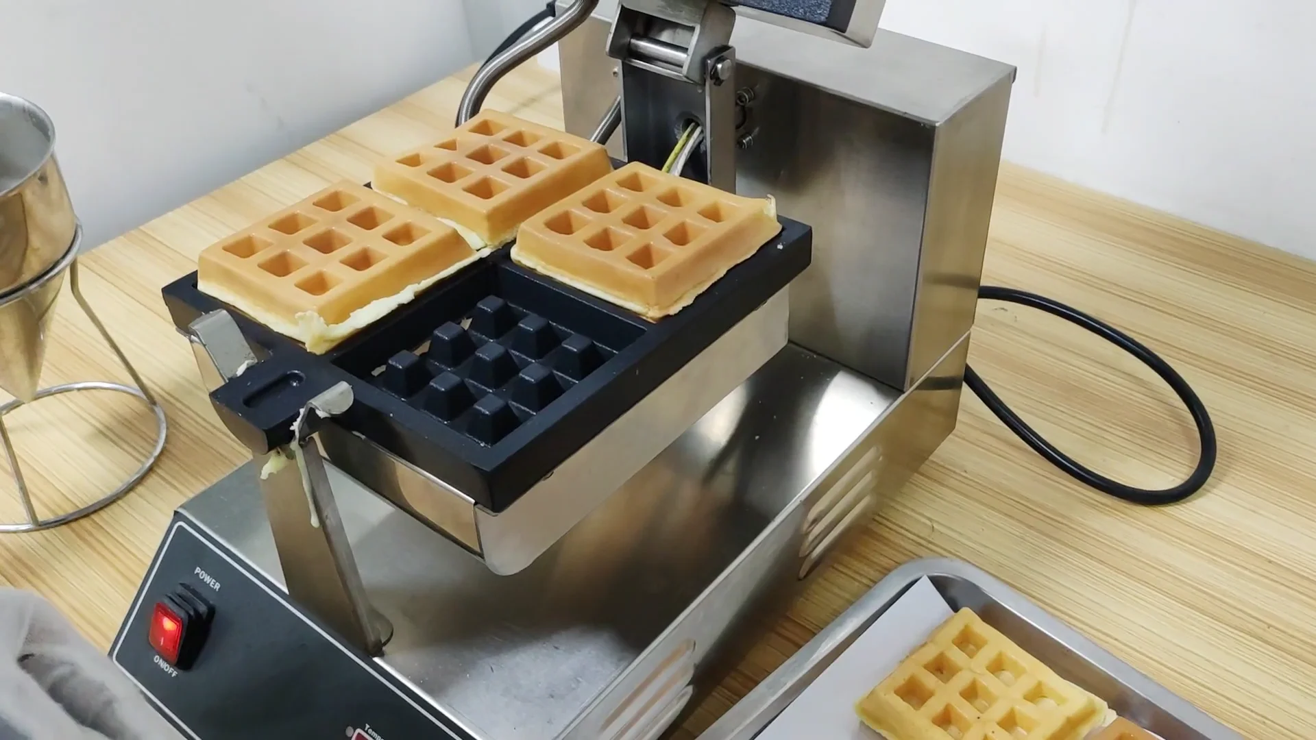 Snack Machines Square Waffle Maker Commercial Electric 4 Slice Belgian ...