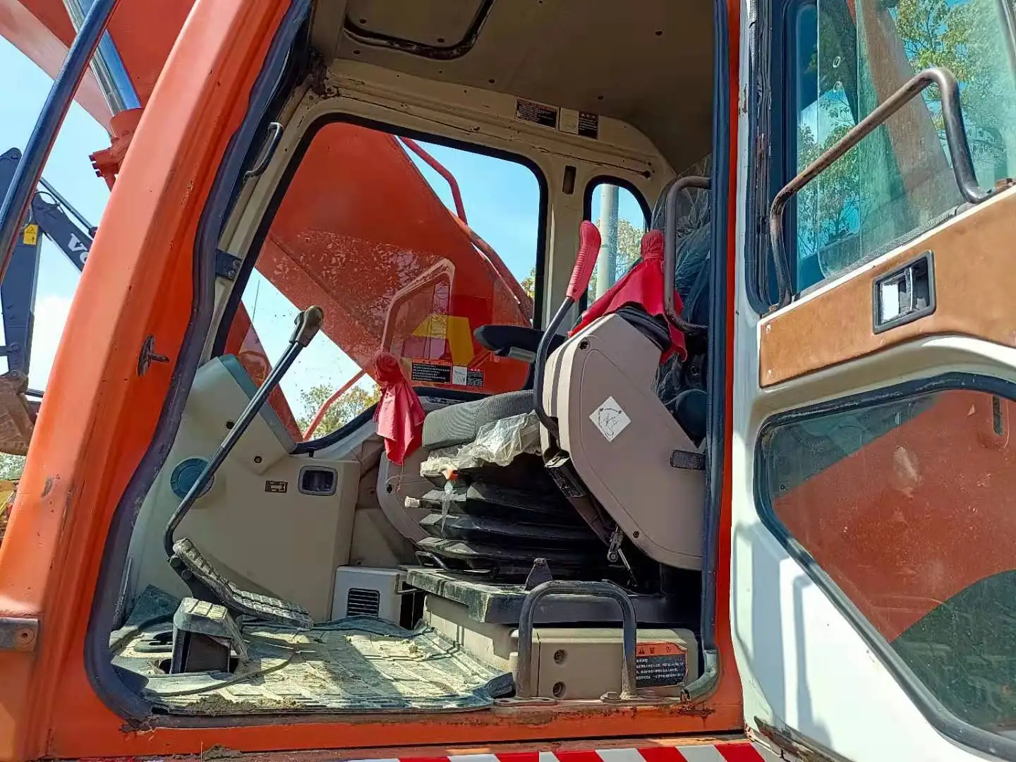 High Quality Used DH 220 225 300 DX 140 150 225 Excavator