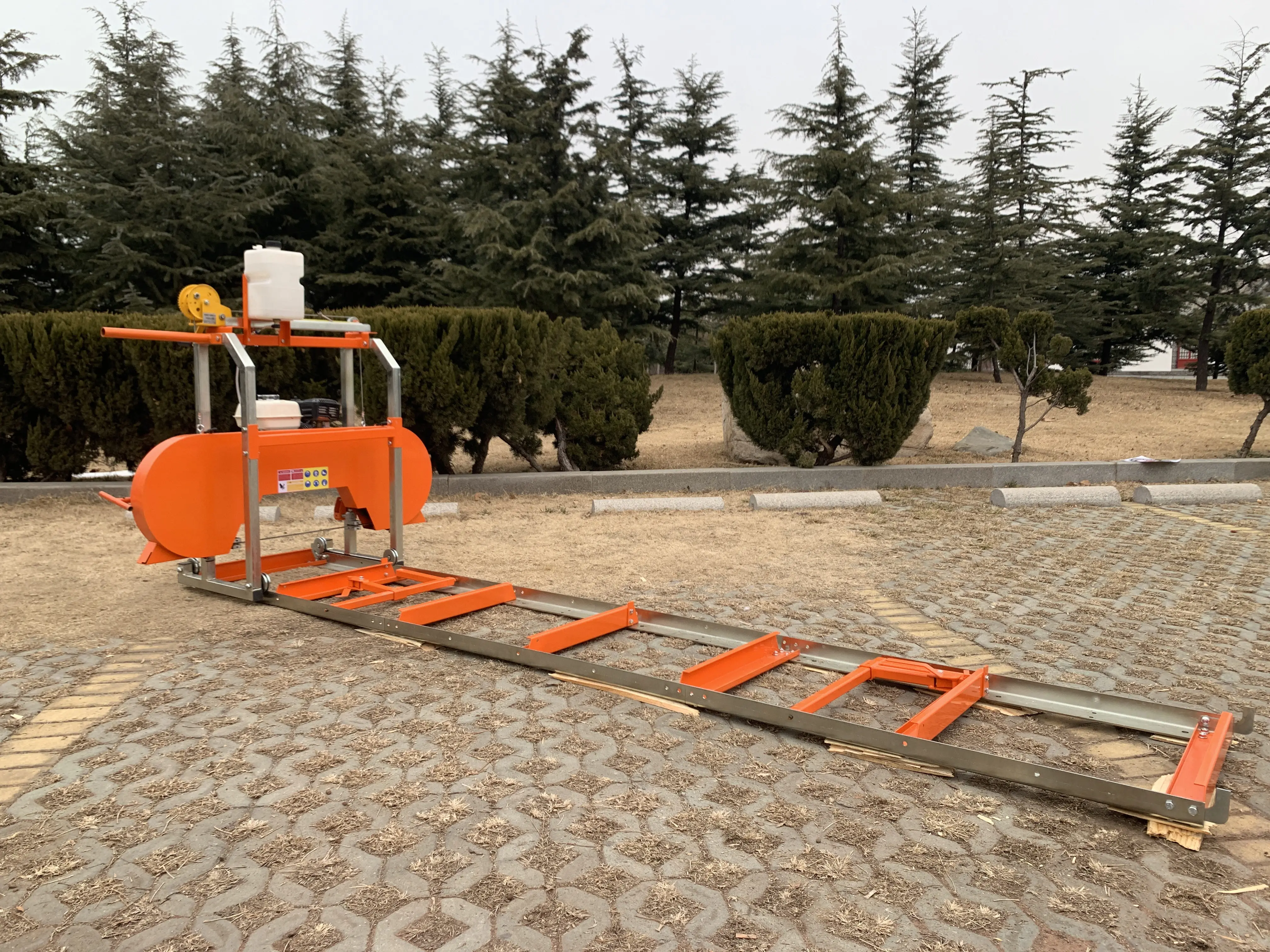 Mini Sawmill - Portable Bandsaw Mill for Woodworking