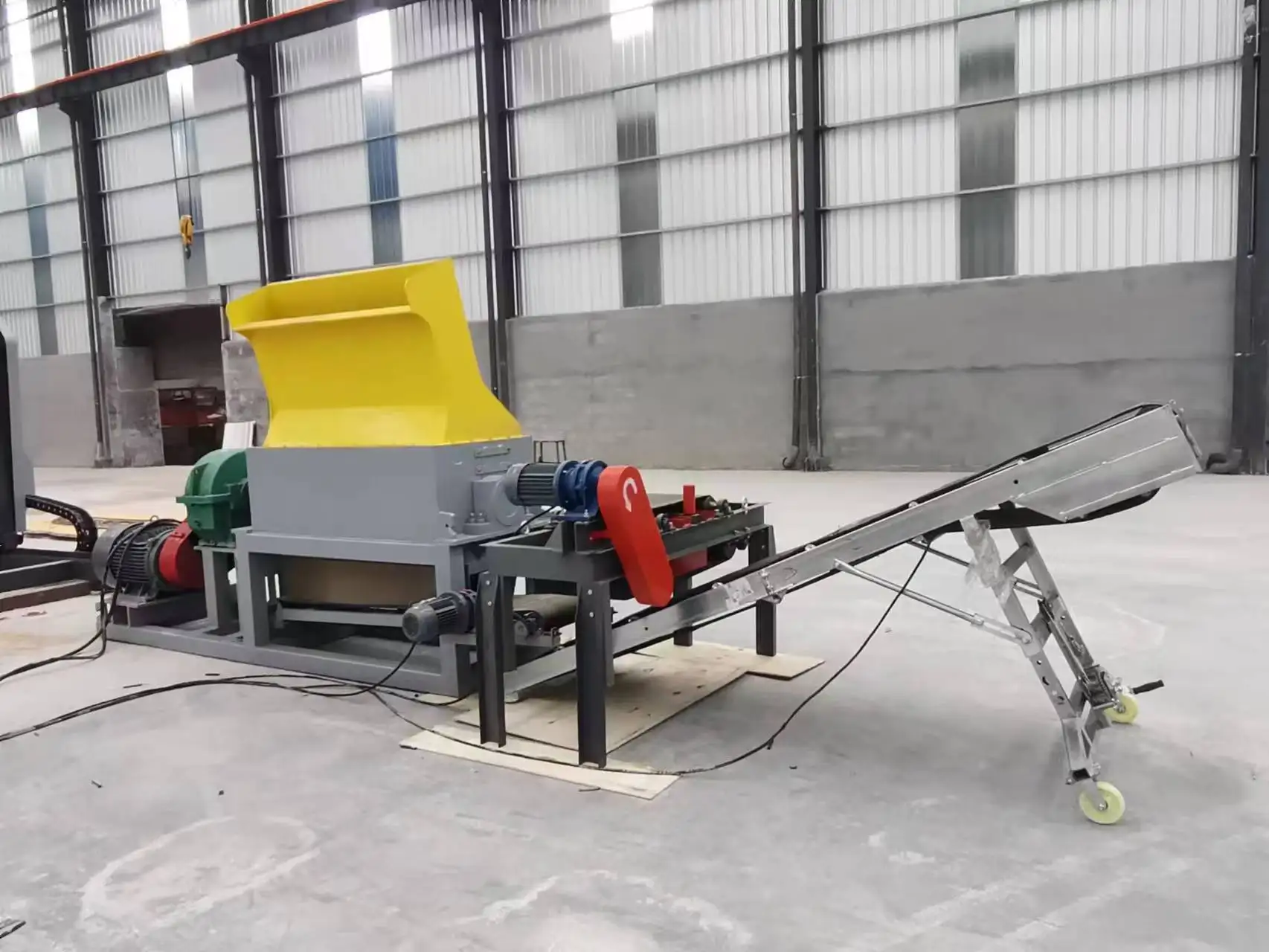 Small Wood Pallet Crusher Machine - Efficient & Durable