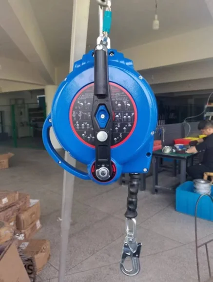 Retractable Type Fall Arrest System With Rescue Lifting Device Integral ...