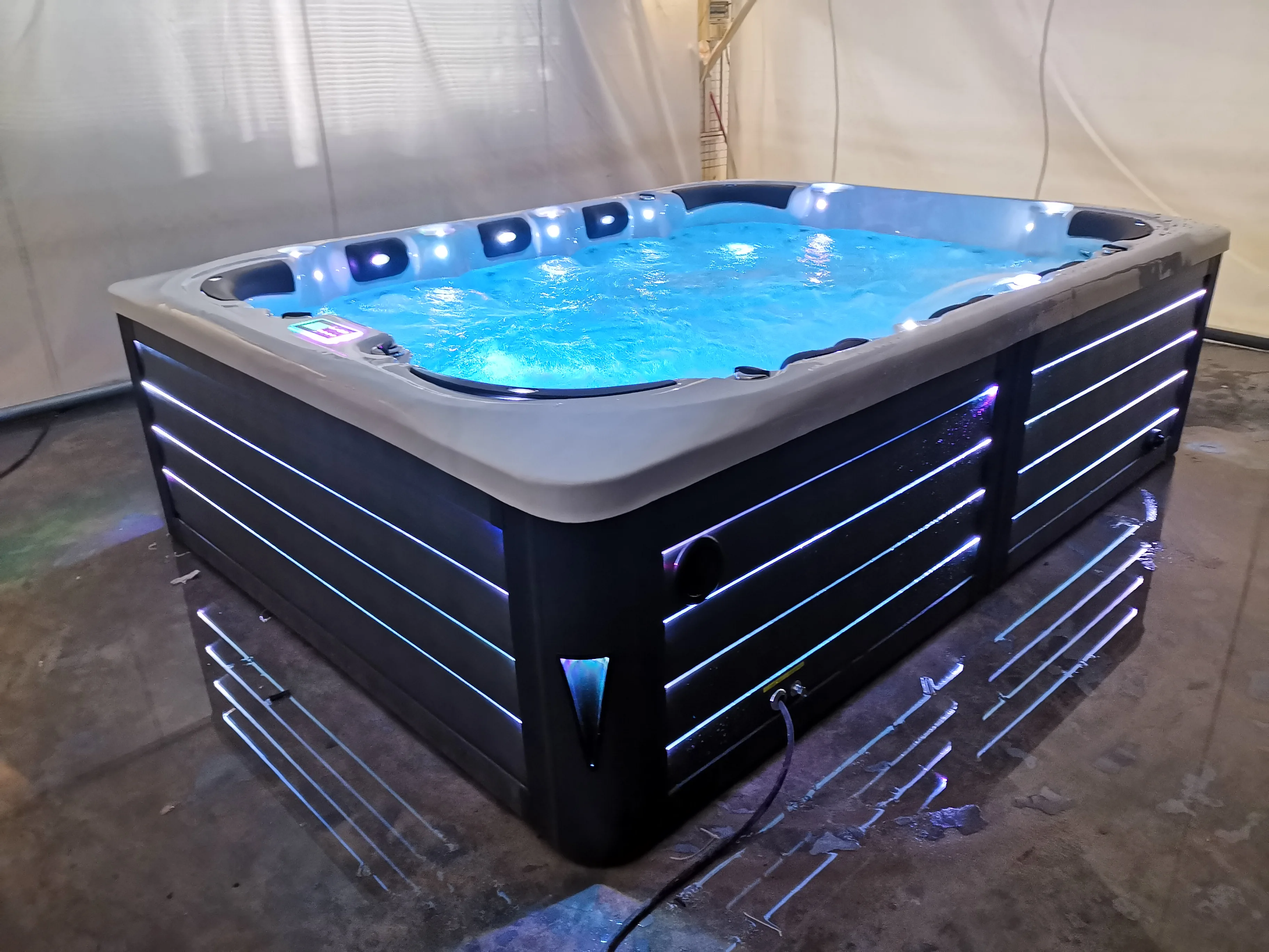 Luxury 12 Person Acrylic Hot Tub - Cost-Effective Spa with Modern ...