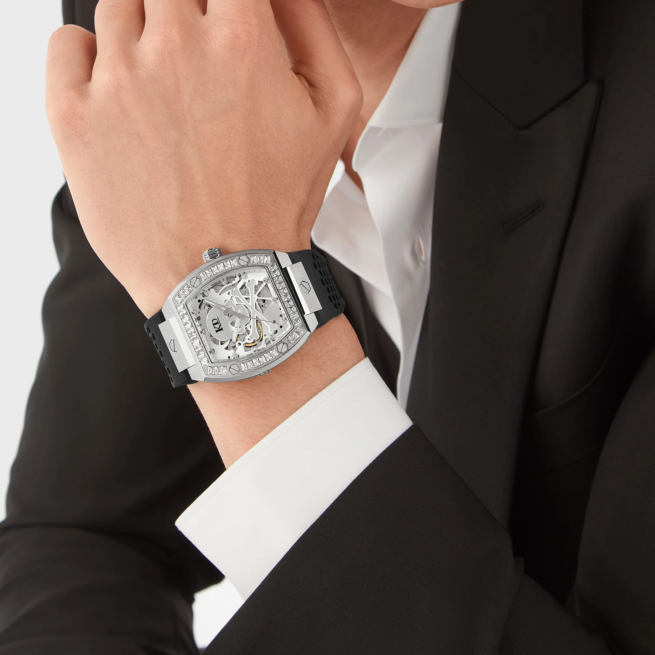 Custom Design Tonneau Shaped Skull PP Fashion Watch for Men