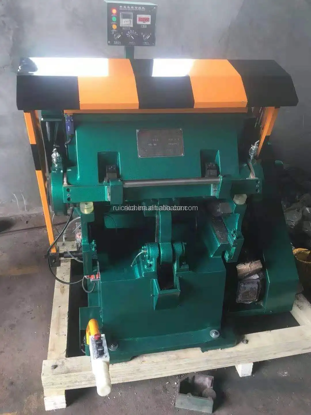 RUICAI Industrial Die Cutting Machines - Precision & Speed