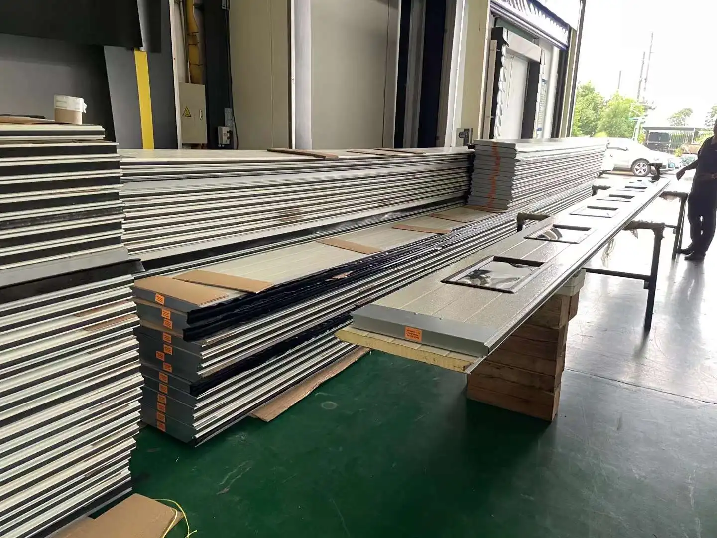 Telescopic Electric Dock Leveler - Bigger Reach & Efficiency