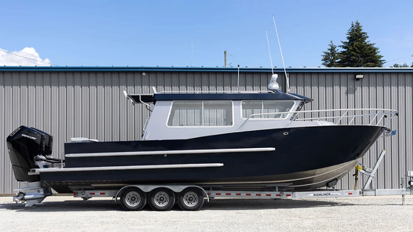 27 Ft Aluminum Fishing Boat with Durable Outboard Motor