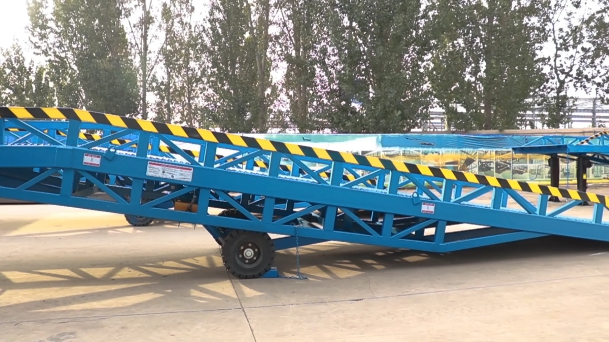 Loading Ramp Lift Truck at Raymond Eudy blog