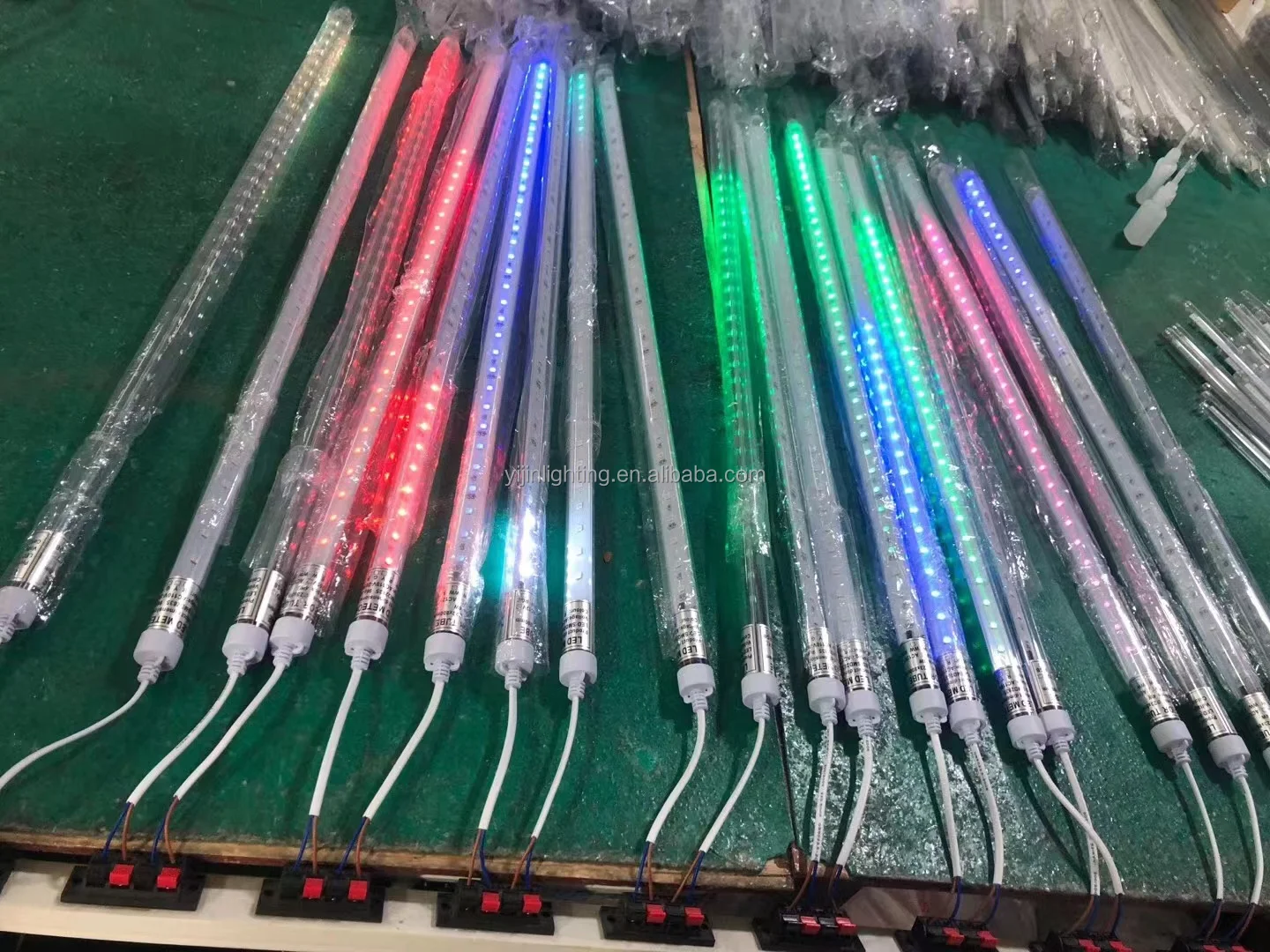 D23mm 220V Waterproof Snowfall Lights LED Falling Snow Meteor Shower ...