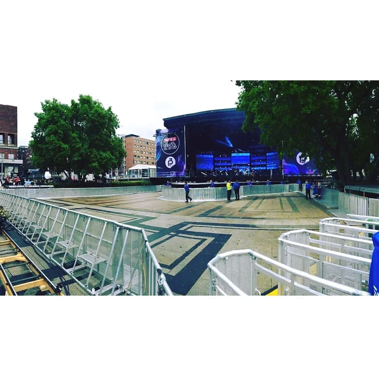 Aluminum Fencing Mojo Stage Barrier For Event Concert,2m Steel Crowd ...