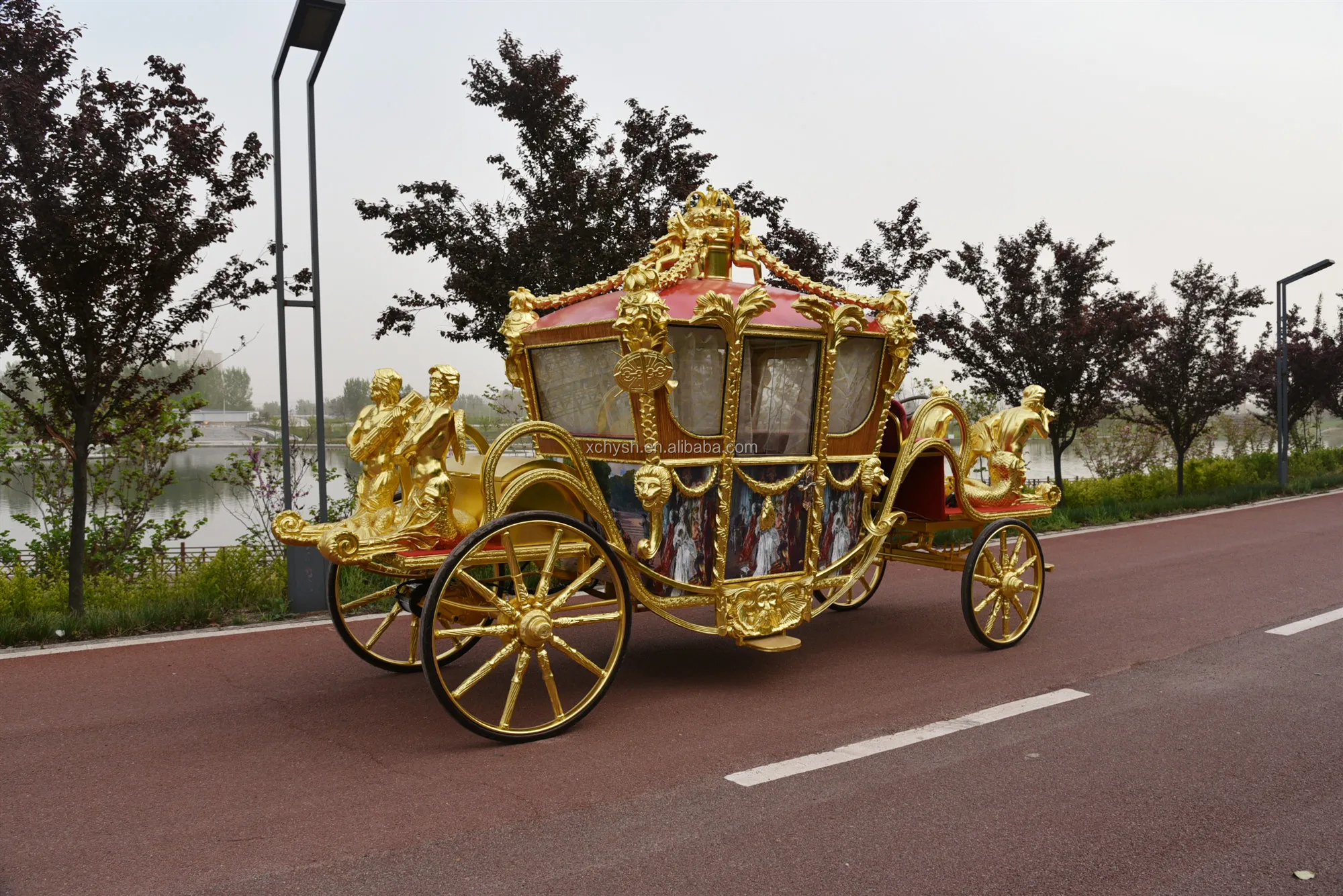 Golden Luxury Classical Princess Royal Carriage Wedding Sightseeing ...