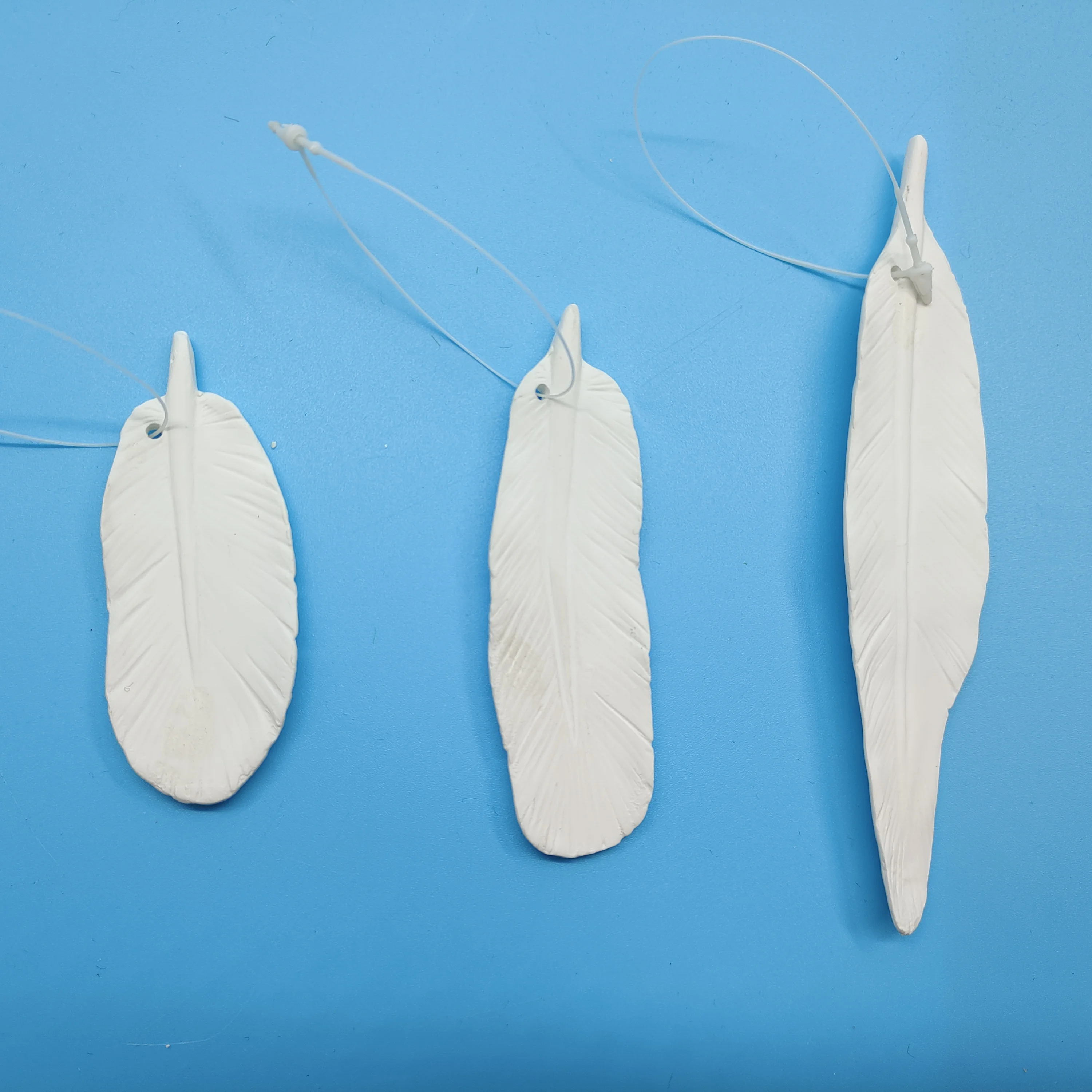 White Resin Feather Mold Sculpture Home and Wedding Hanging Decoration ...
