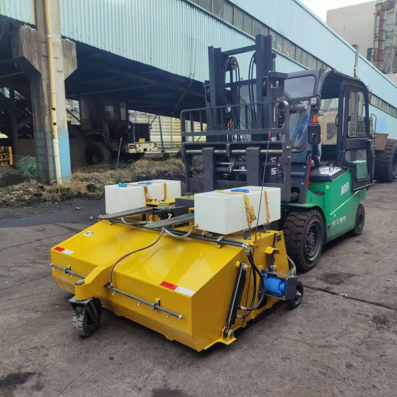 Forklift Mounted Road Sweeper With Bucket Sweeper System For Electric ...