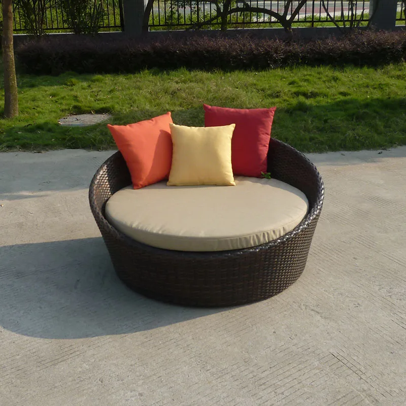 Large Circle Outdoor Lounge - Stylish & Durable Rattan Chair