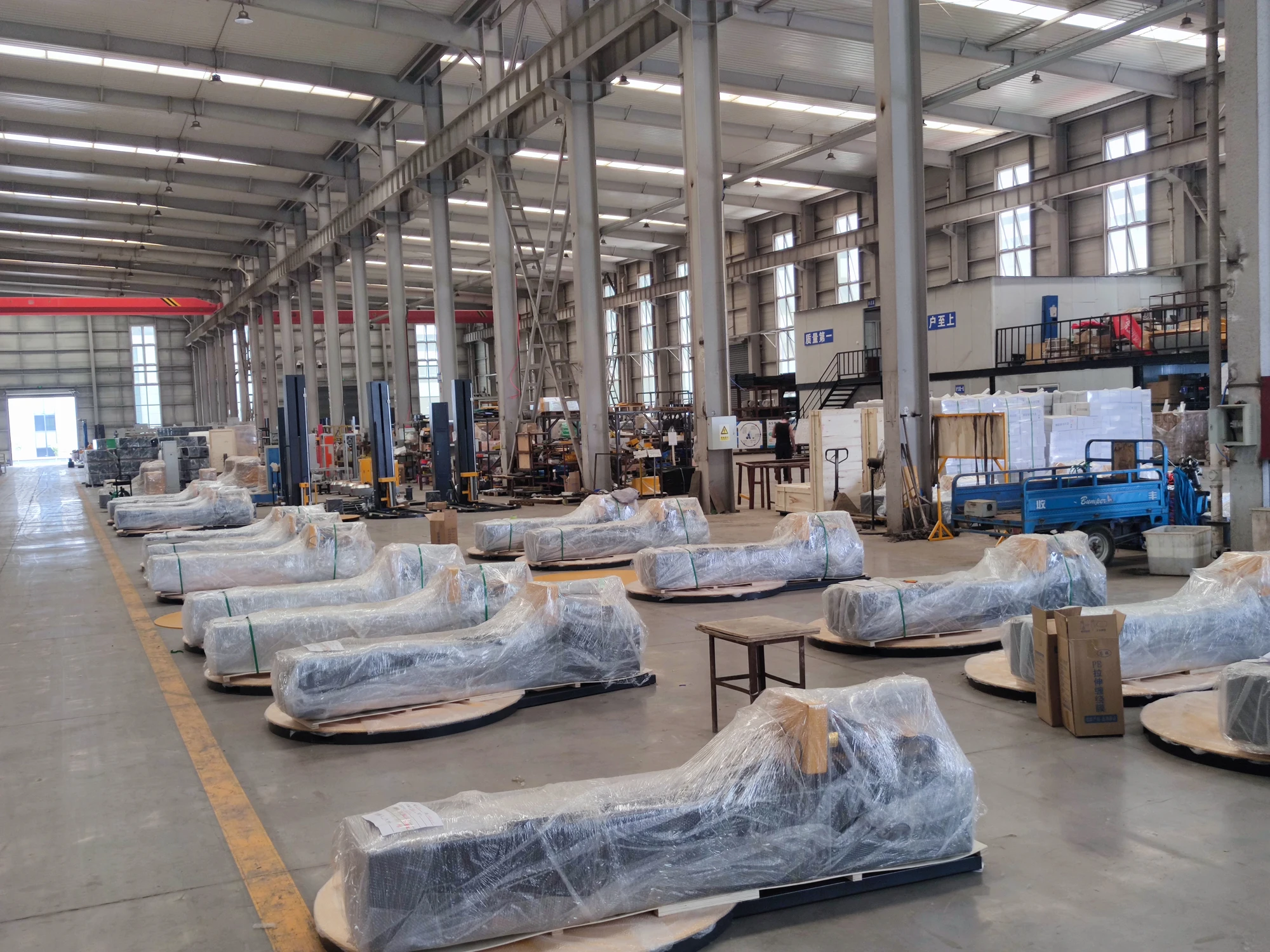 Efficient Pallet Wrapping with Yupack's Stretch Film Machine