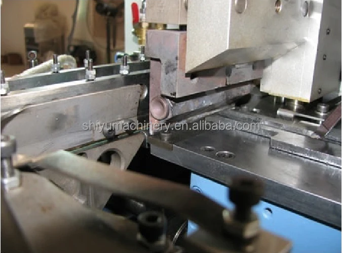 Automatic Garment Care Label Cutting and Folding Machine