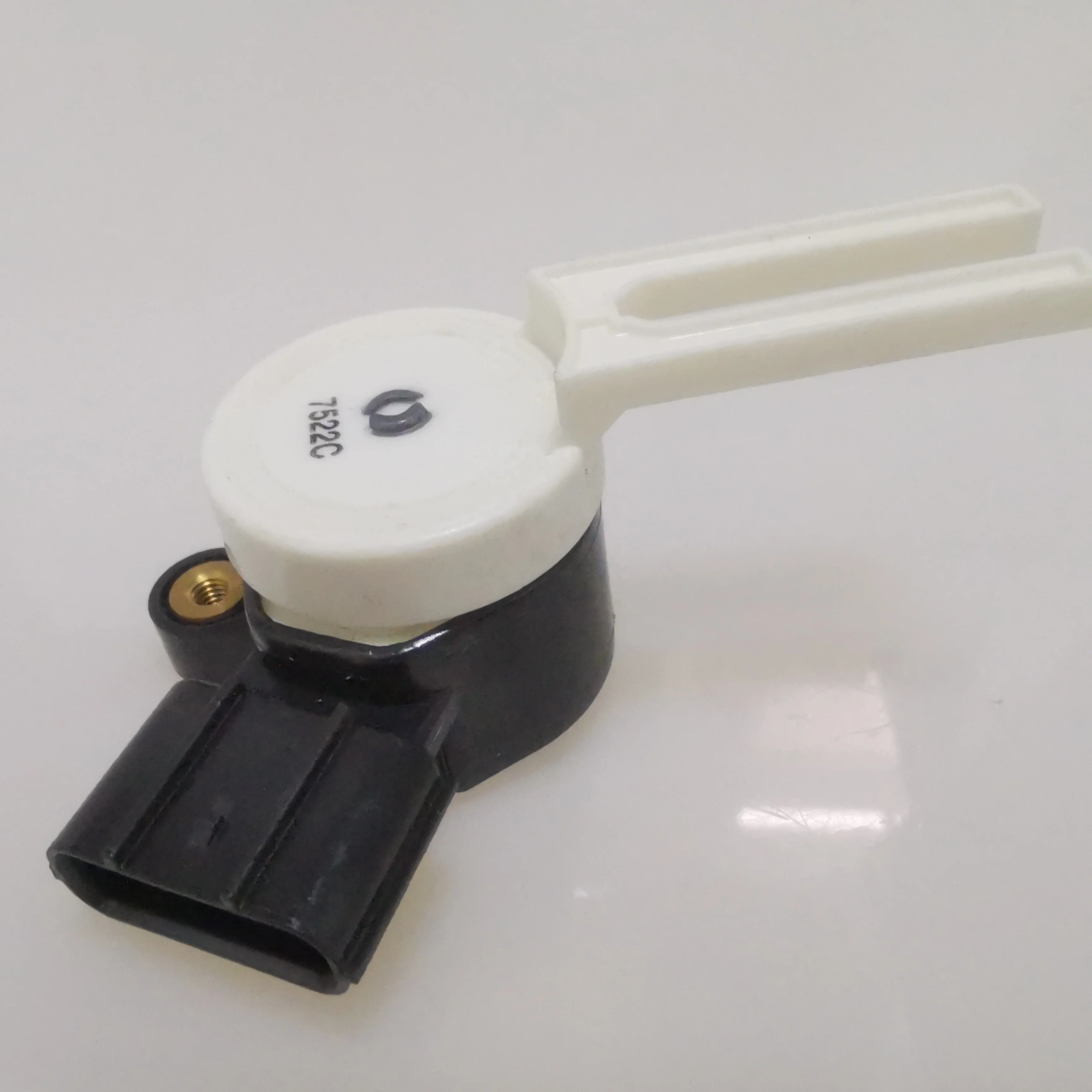 上汽大通T60 G10 D90原装6塞离合器踏板位置传感器C00069920| Alibaba.com