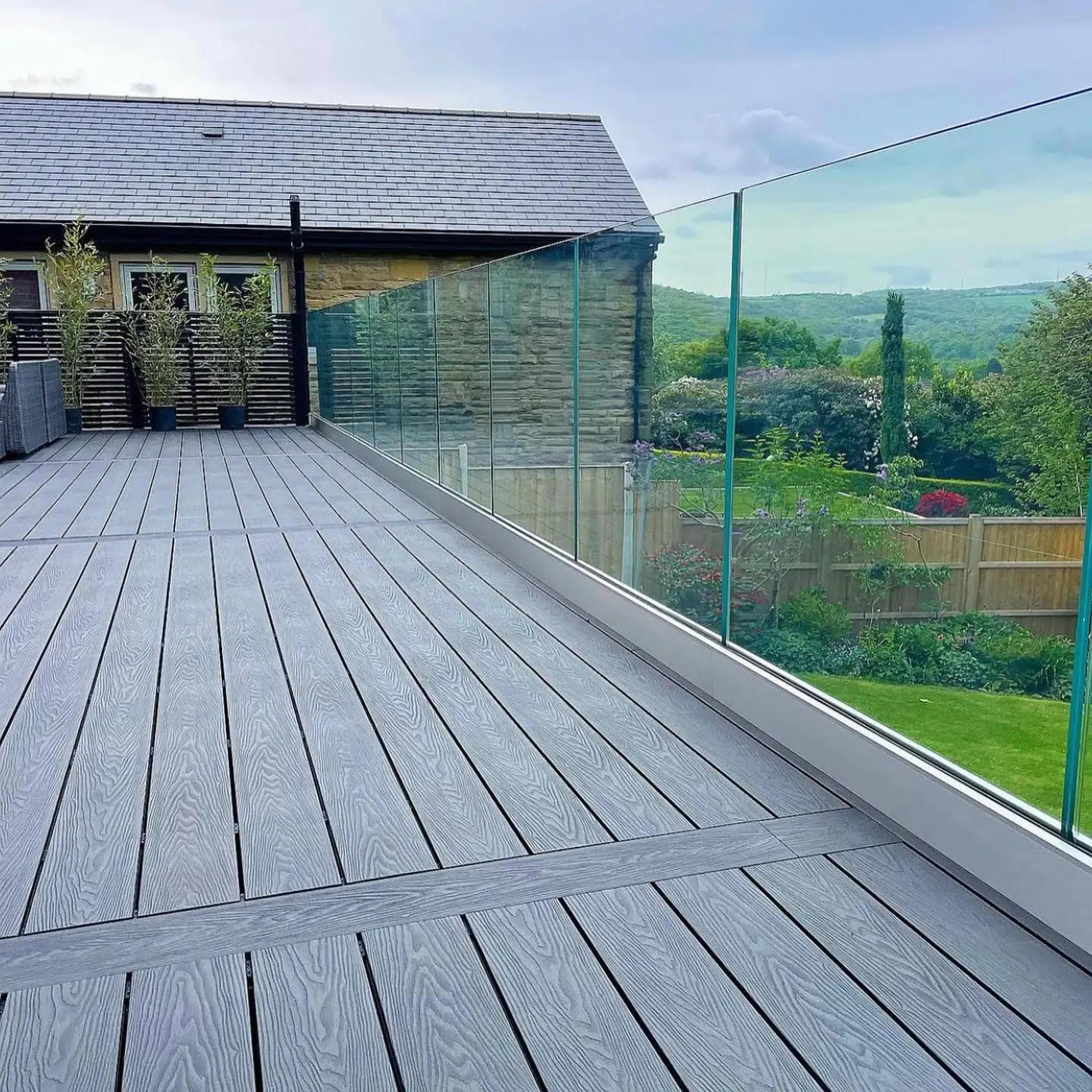 Moisture-proof Outdoor Wood Plastic Composite Hollow Decking Floor ...