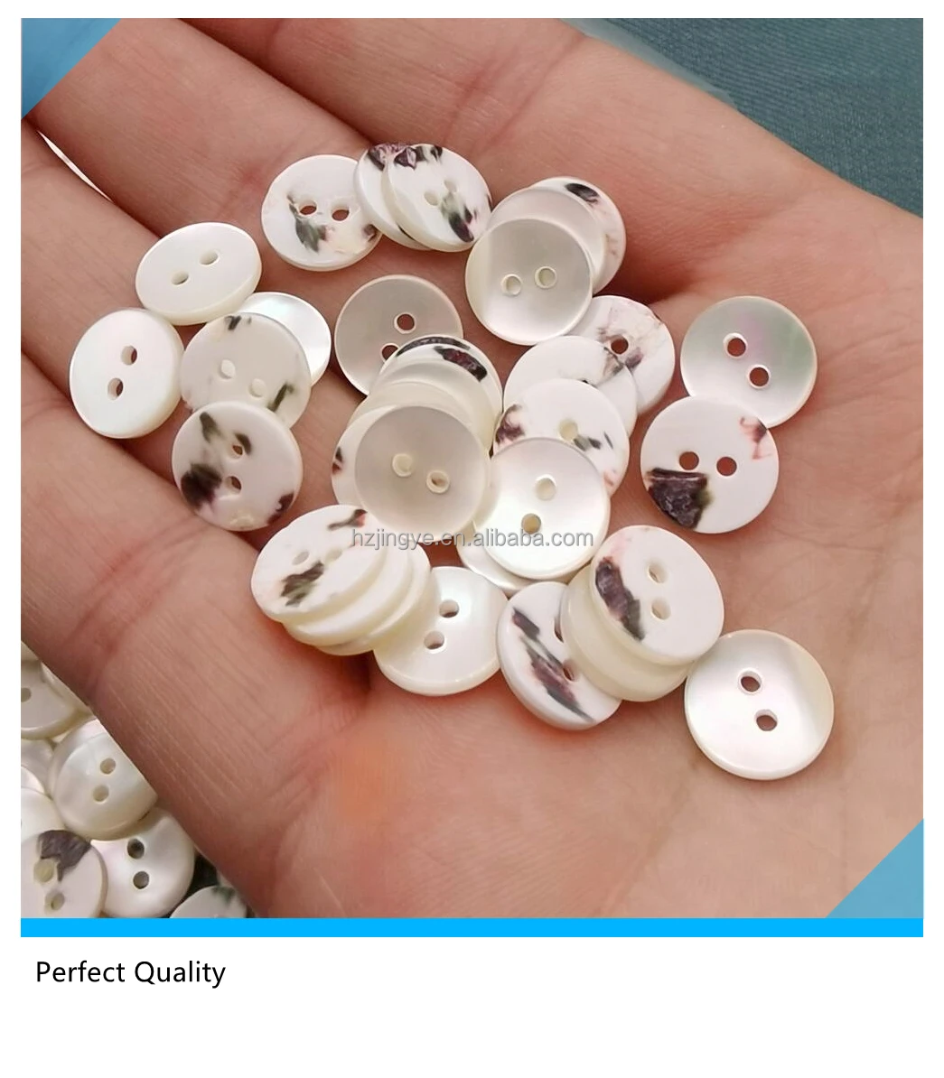 18L 2 Holes Flat Natural Trocas Shell Button in White