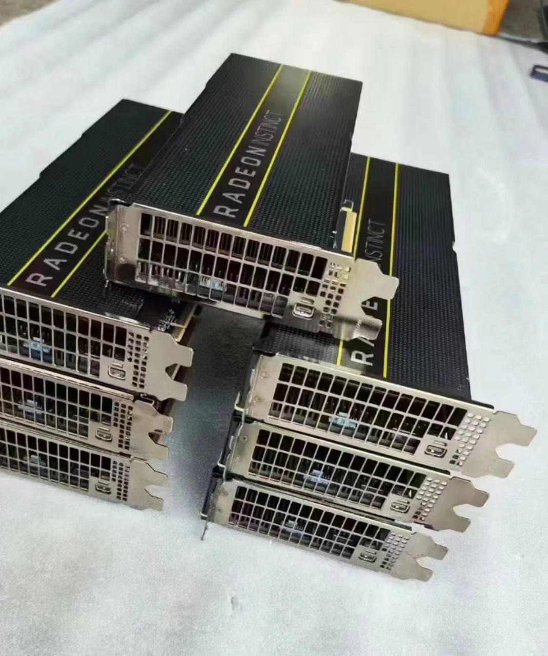 Machine Ai Deep Learning Hpc Capable Card Amd Instinct Mi50 16gb ...