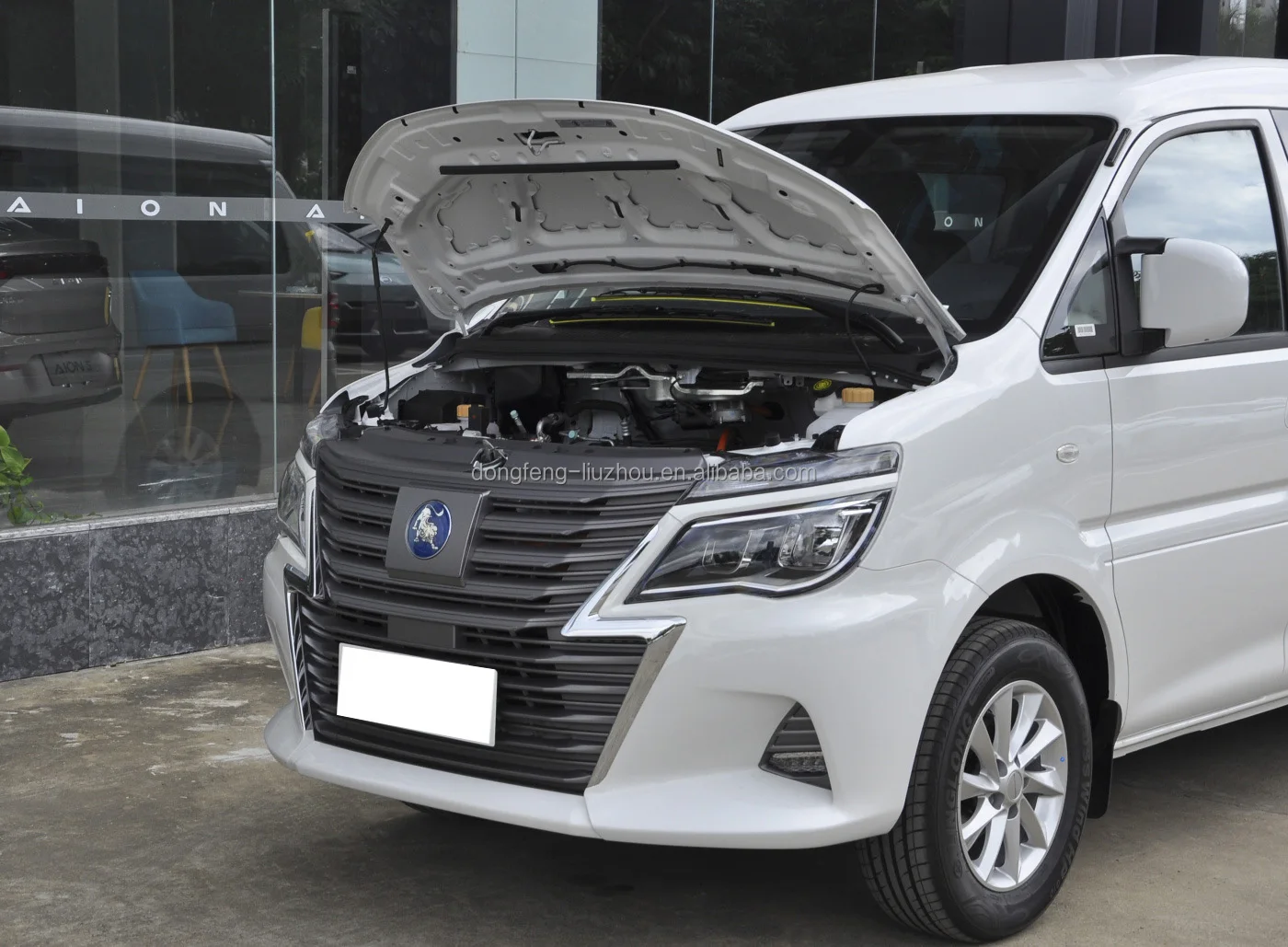 City Family Car Hot Chinese MVP Bus 401km One-Time Charge