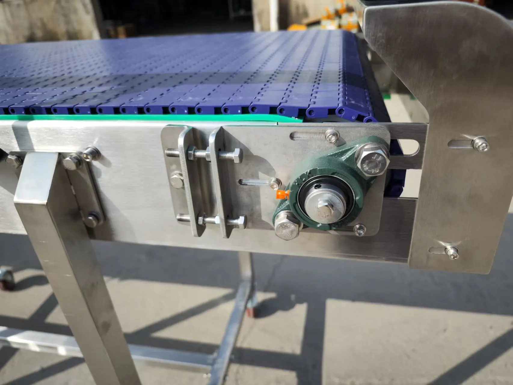 Automatic Plastic Flat Top Modular Belt Conveyor With Flight for PET ...