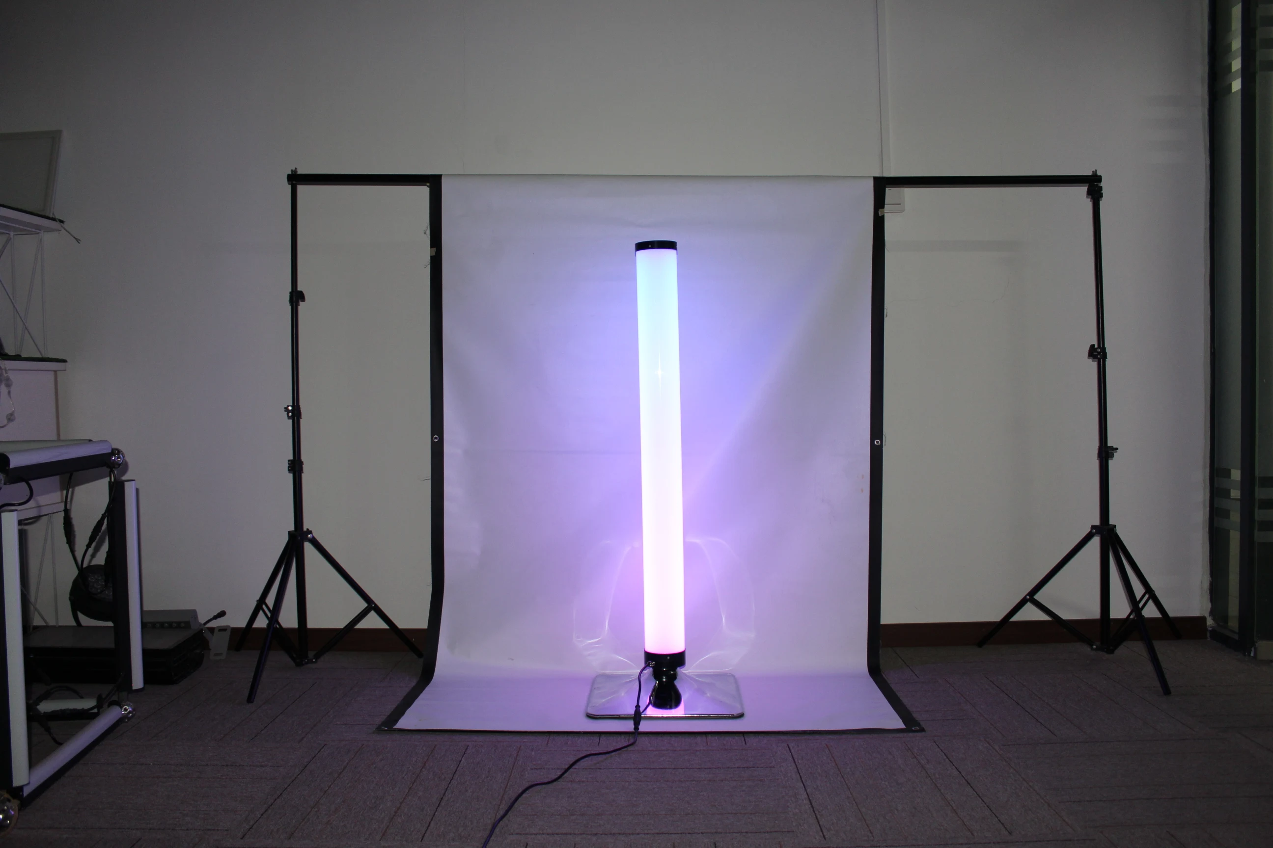 2.5m Led Standing Tube Light 150mm Diameter 3d Dvi Dmx Pixel Stage ...