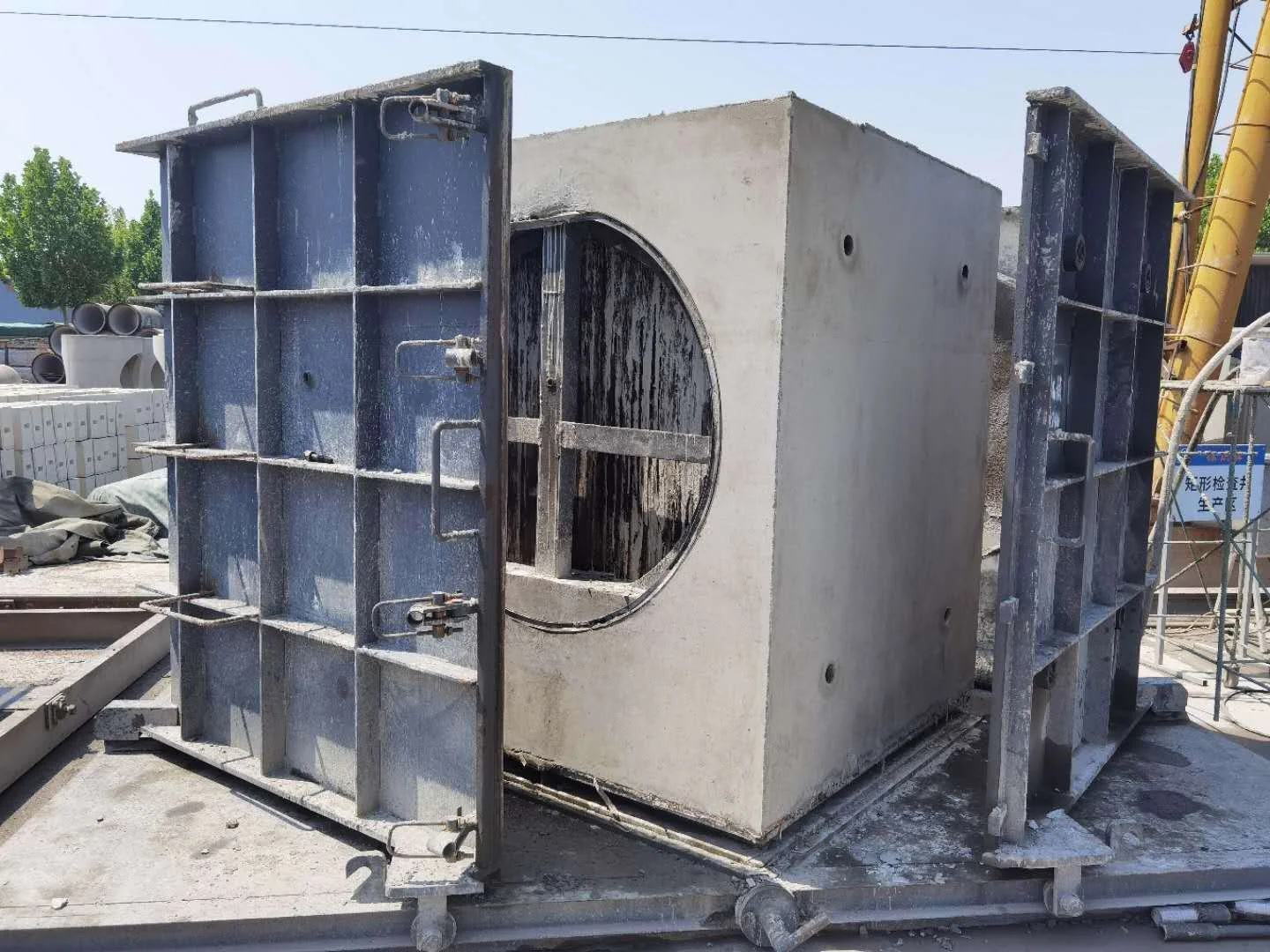 Automatic Precast Reinforced Concrete Manhole Mould Machine