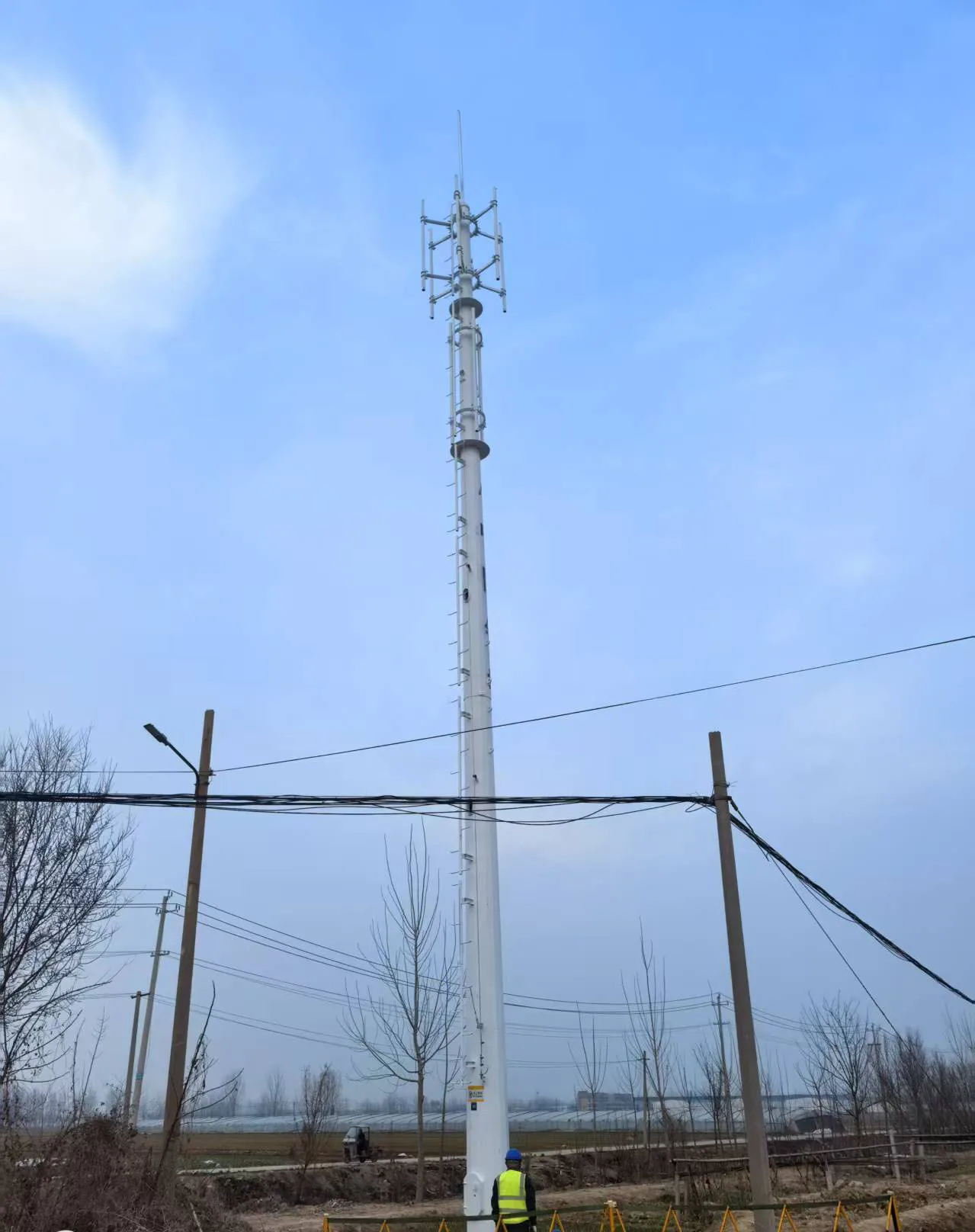 Single Tube Steel Tower for 5G Signal Transmission Microwave Antenna ...
